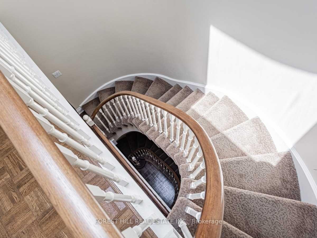 49 Lower Village Gate, Toronto, ON M5P 3L7