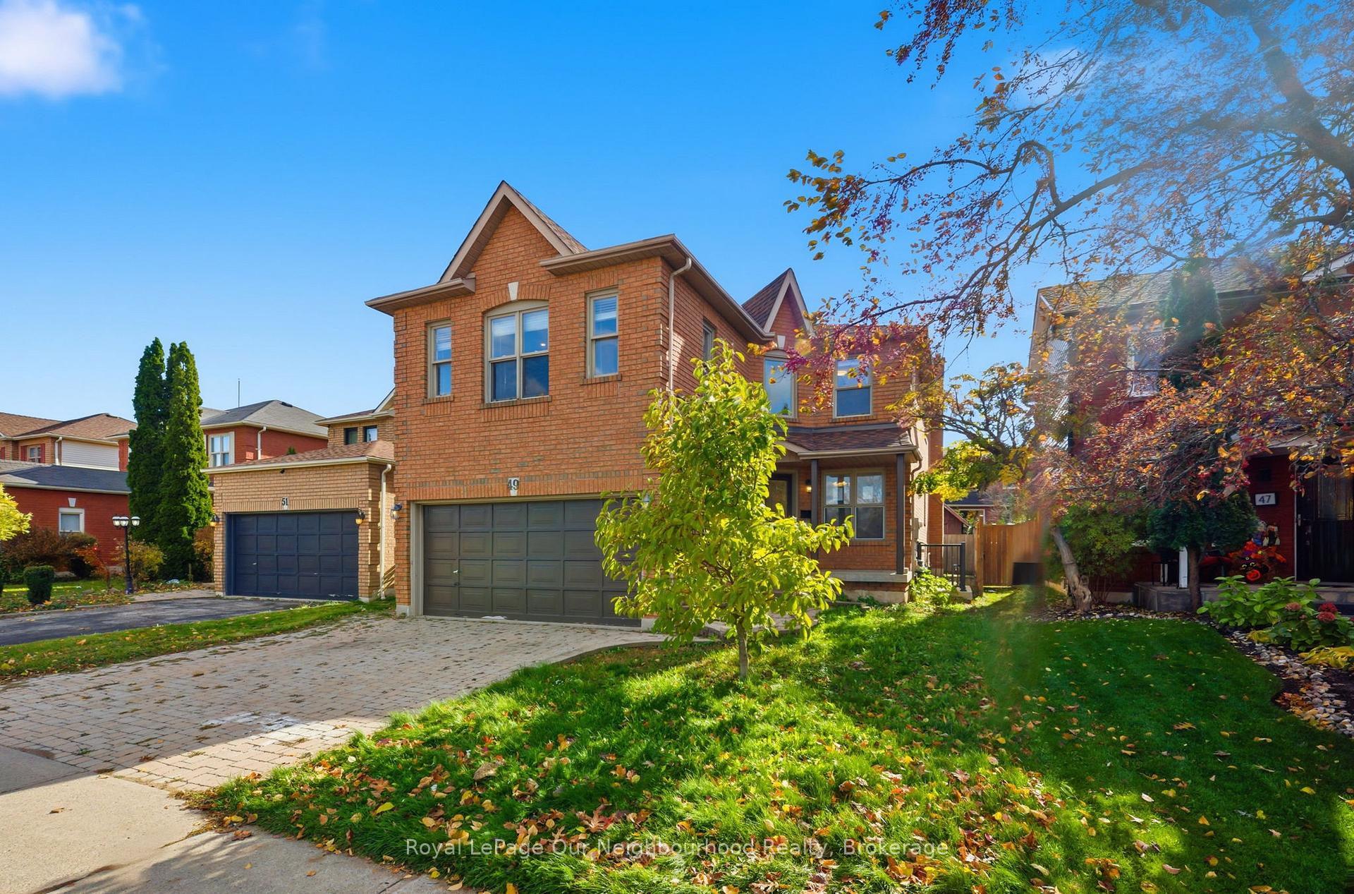 49 Rolling Acres Drive, Whitby, ON L1R 2A1