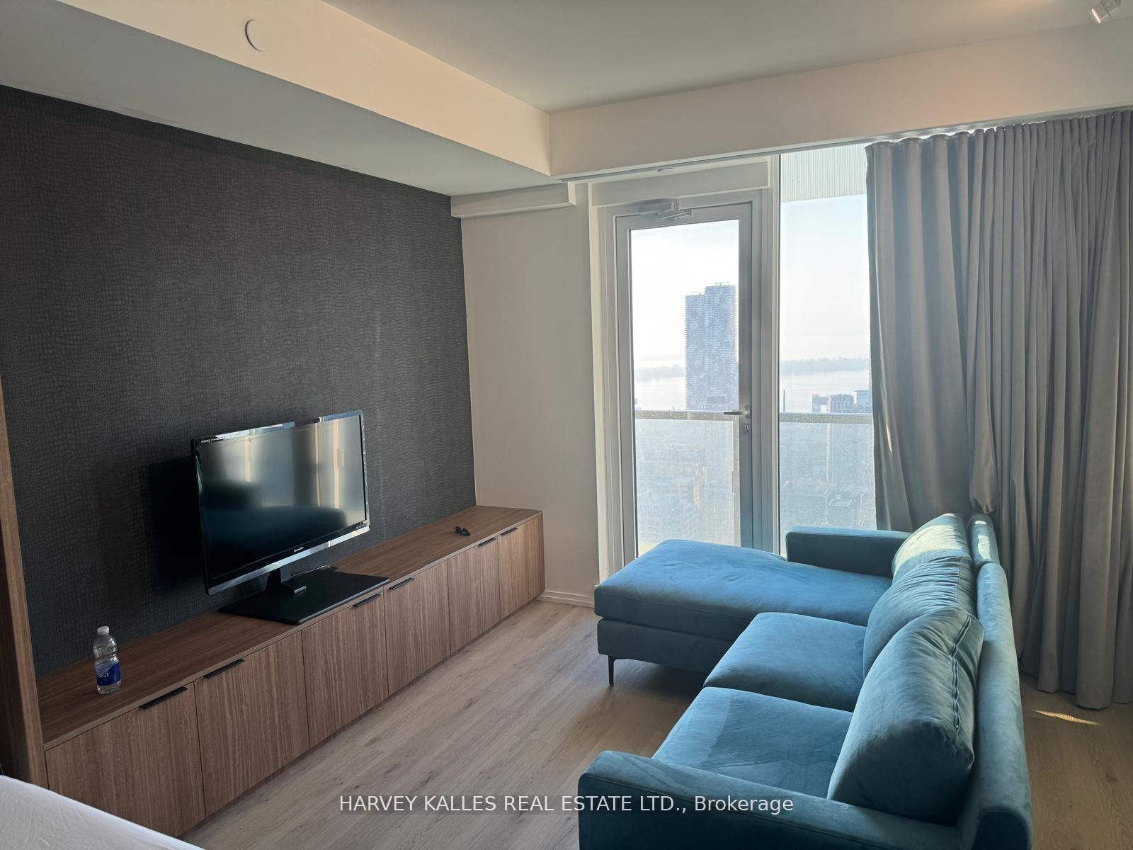 4908 - 197 Yonge Street, Toronto, ON M5B 0C1