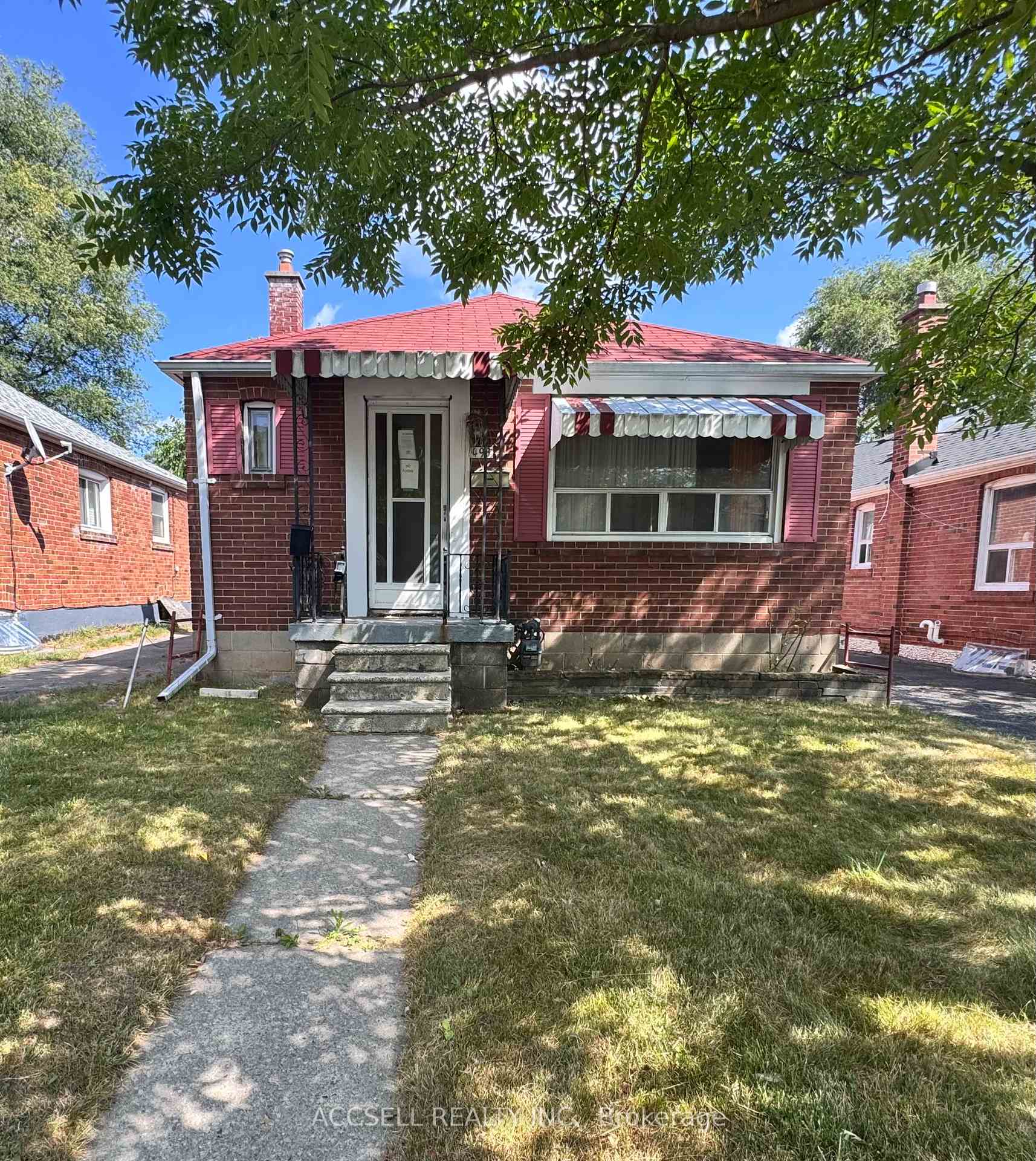 Toronto Real Estate MLS® Listings & Houses For Sale