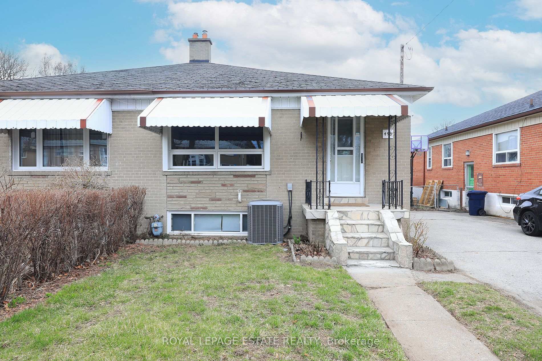 495 Midland Avenue, Toronto, ON M1N 2E3