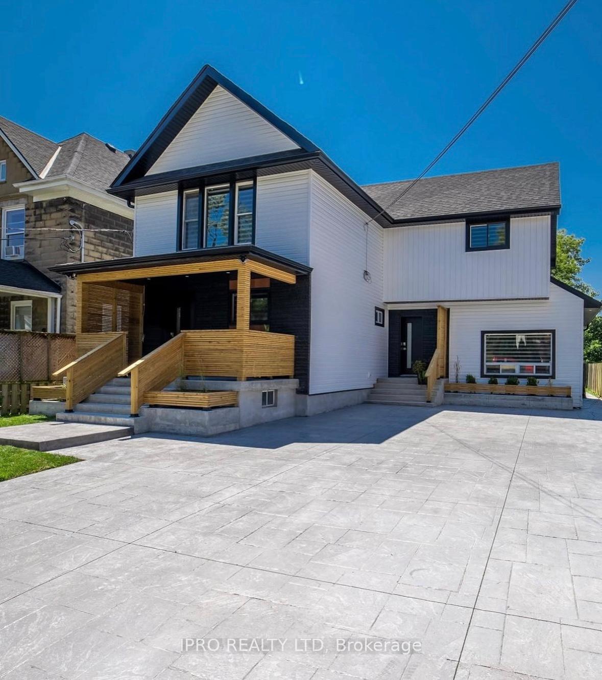 4985 Crysler Avenue, Niagara Falls, ON L2E 3W6