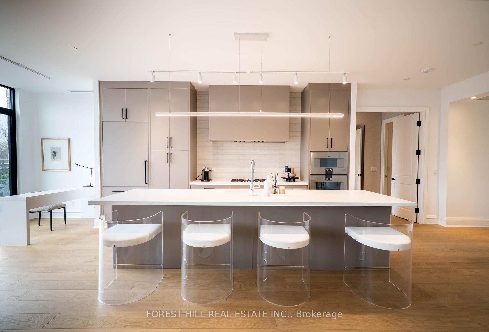 4D - 2010 Bathurst Street, Toronto, ON M5P 0A8