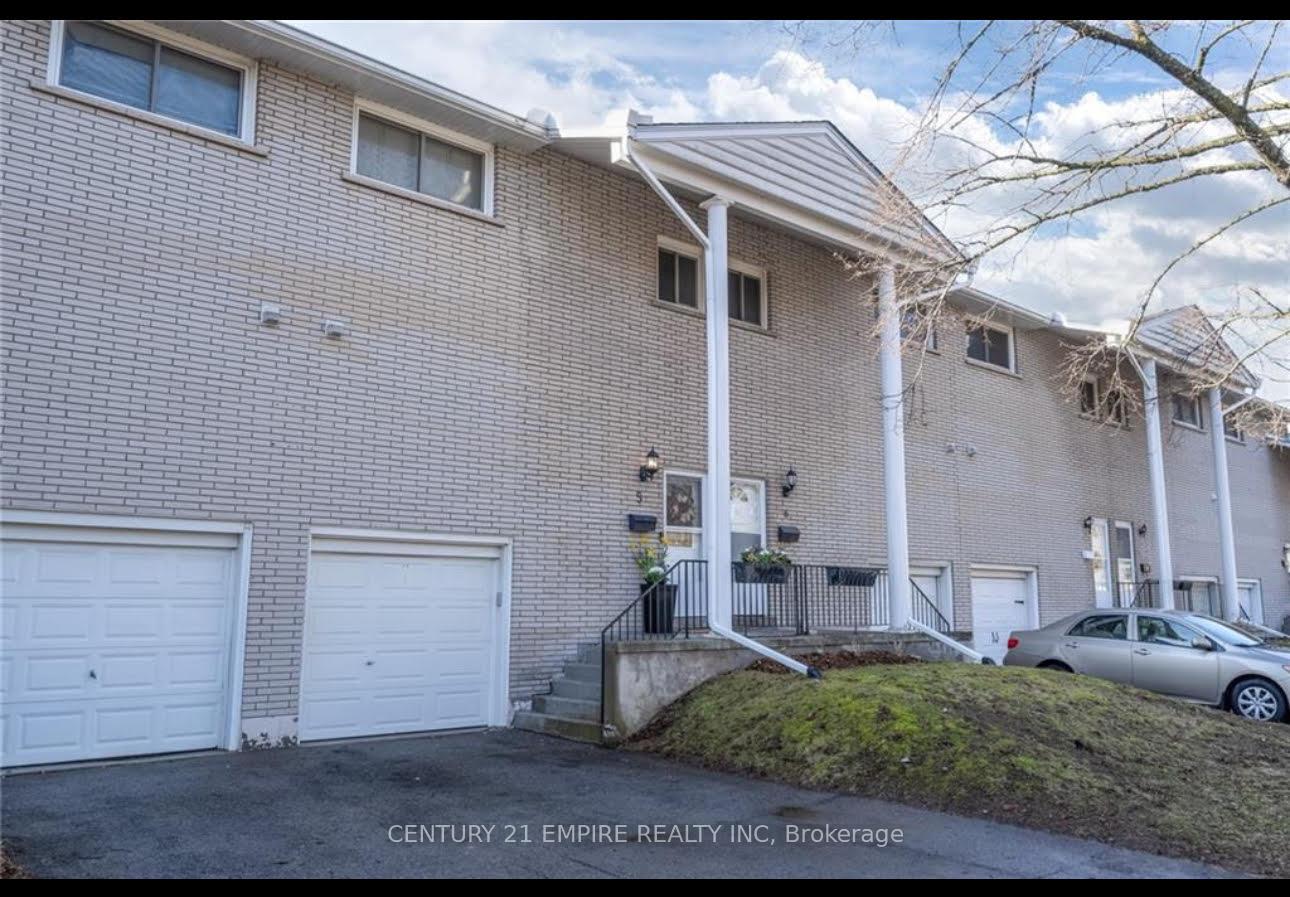 5 - 11 Colmar Place, Hamilton, ON L9H 4L1