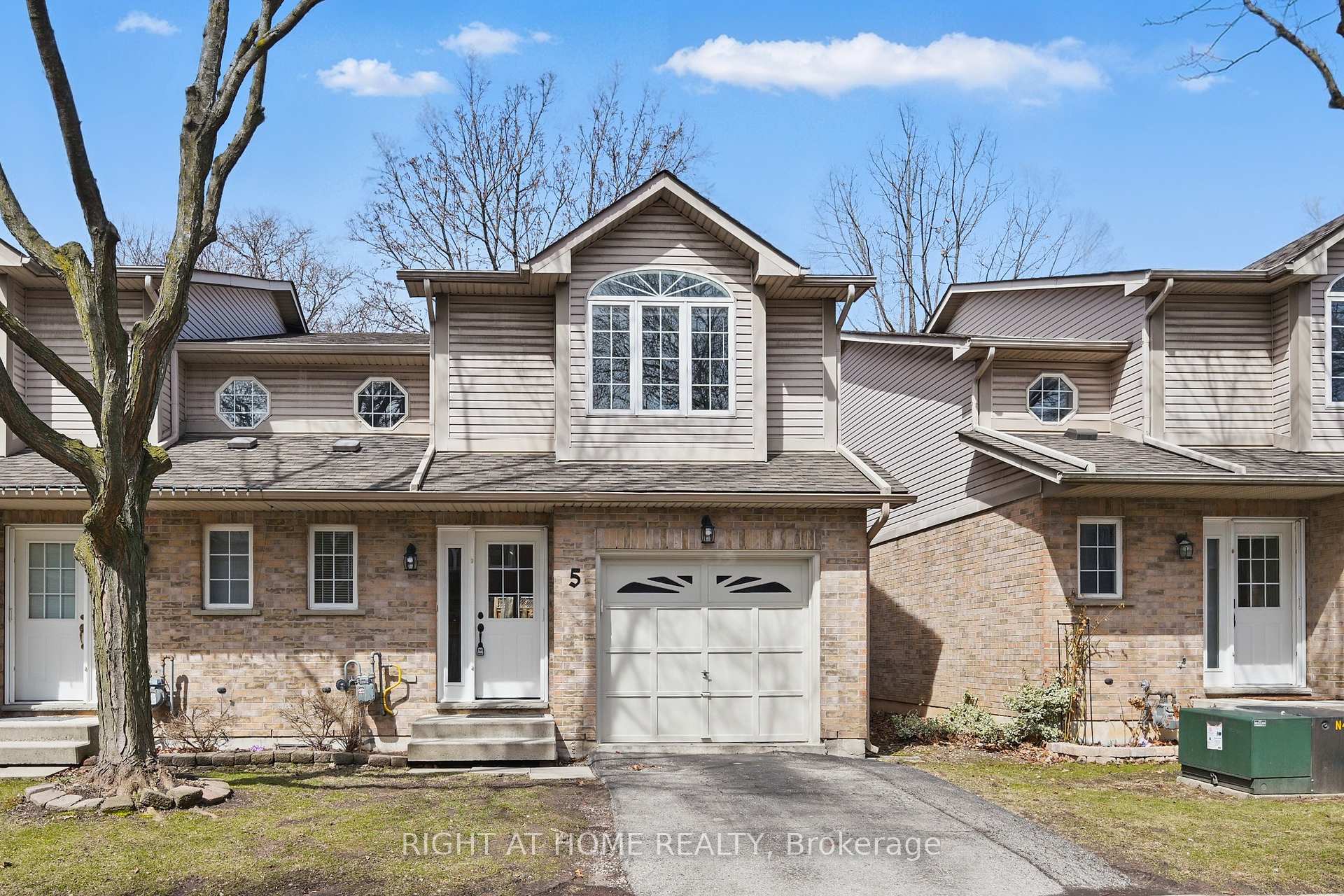 5 - 1335 Guelph Line, Burlington, ON L7P 2T2