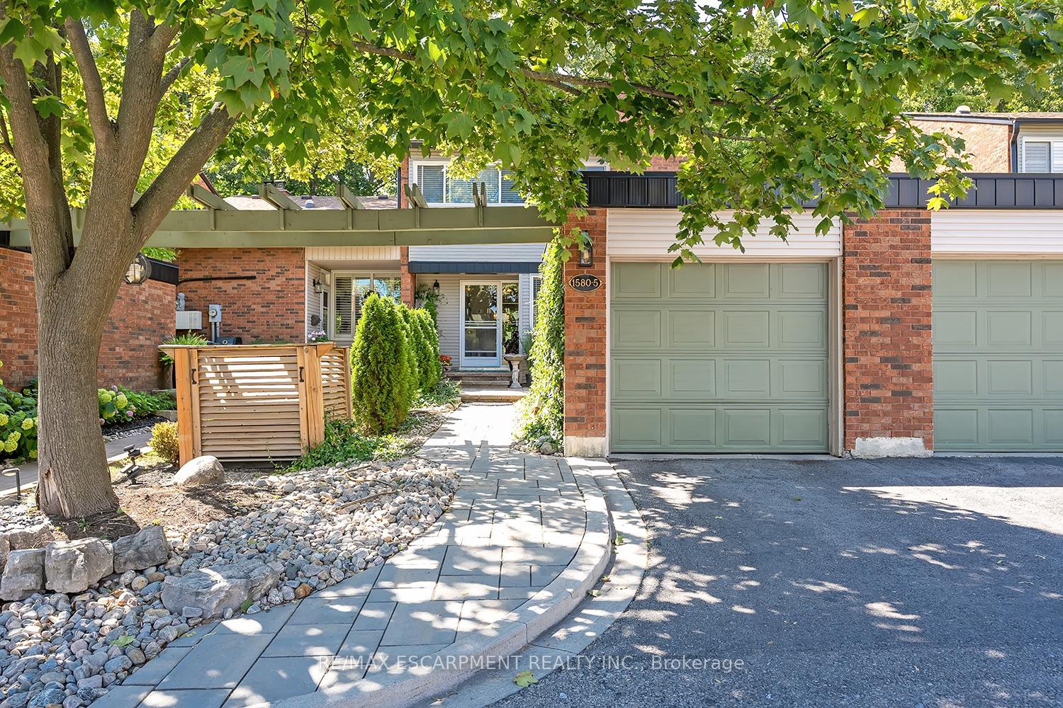 Burlington Real Estate MLS® Listings & Houses For Sale