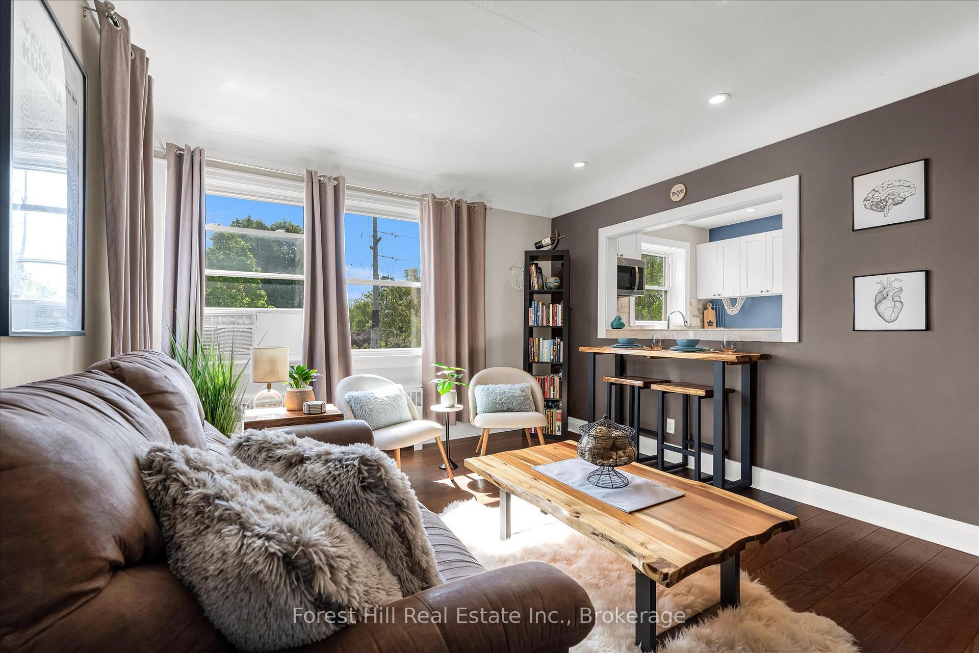 5 - 2 Stroud Road, Hamilton, ON L8S 1Z6