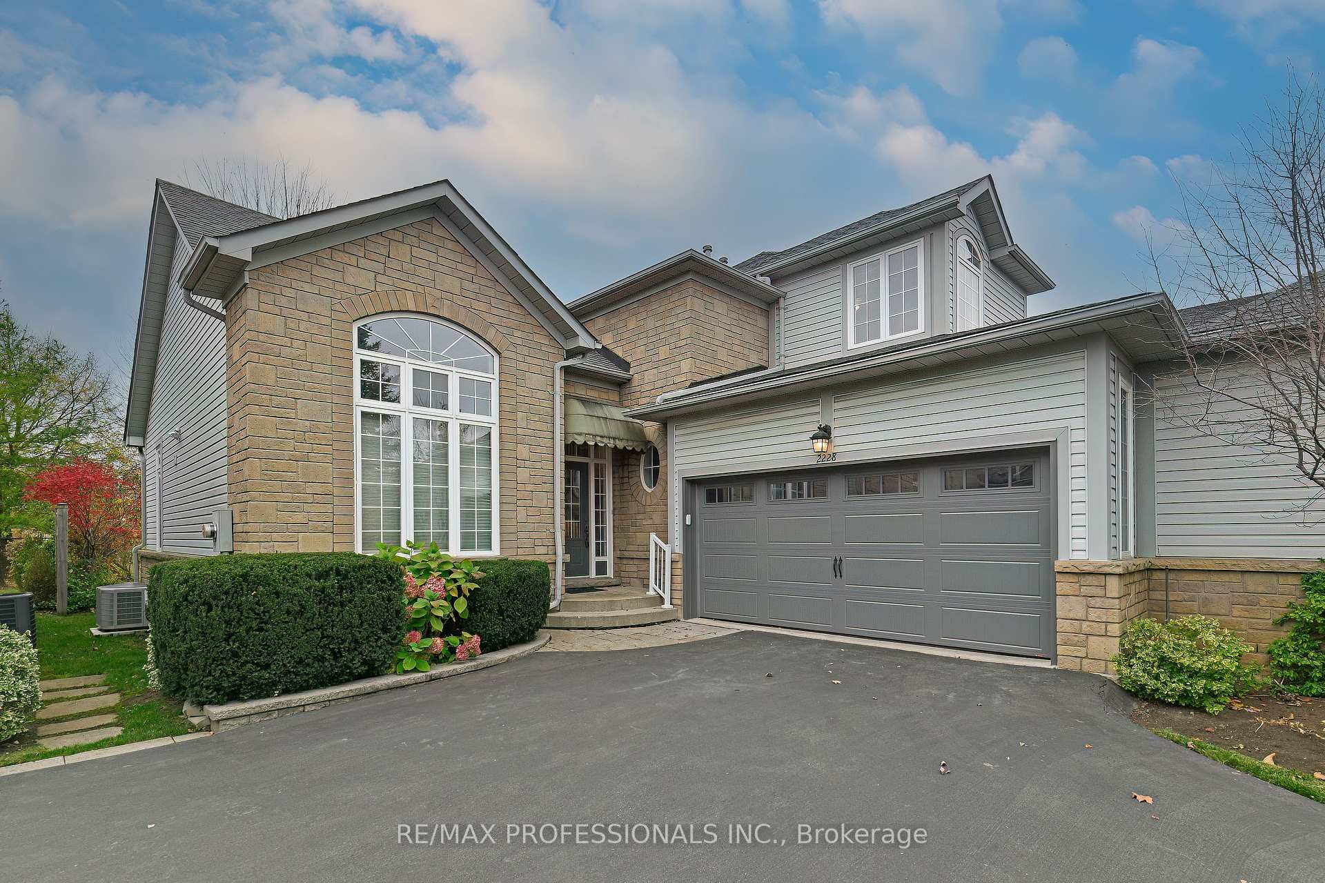 5 - 2228 Turnberry Road, Burlington, ON L7M 4P9