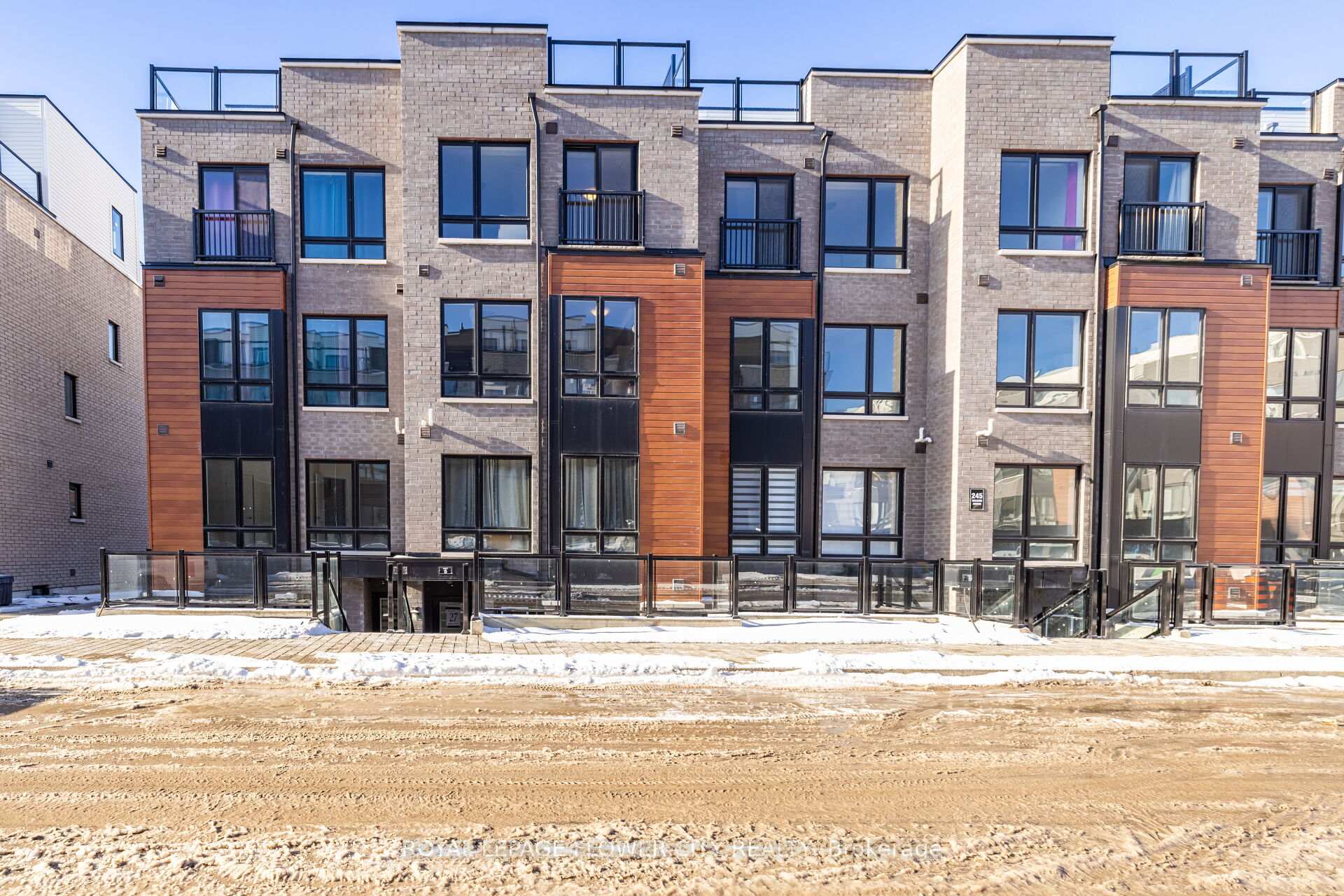 5 - 245 McLevin Avenue, Toronto, ON M1B 0E8