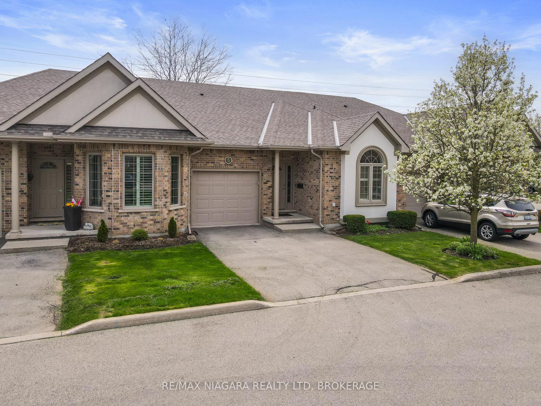 5 - 4291 Montrose Road, Niagara Falls, ON L2H 1K1