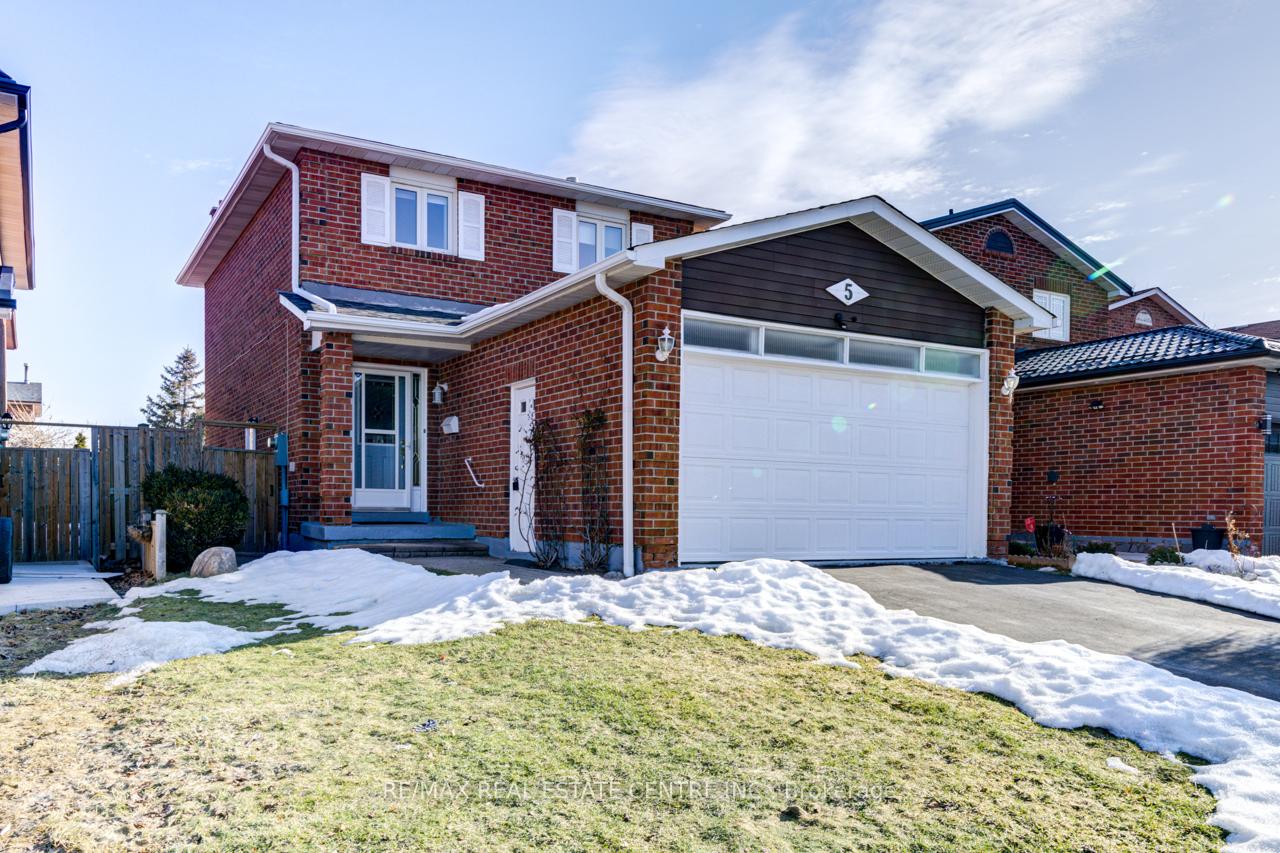 5 ADAM Street, Brampton, ON L6Z 2S4