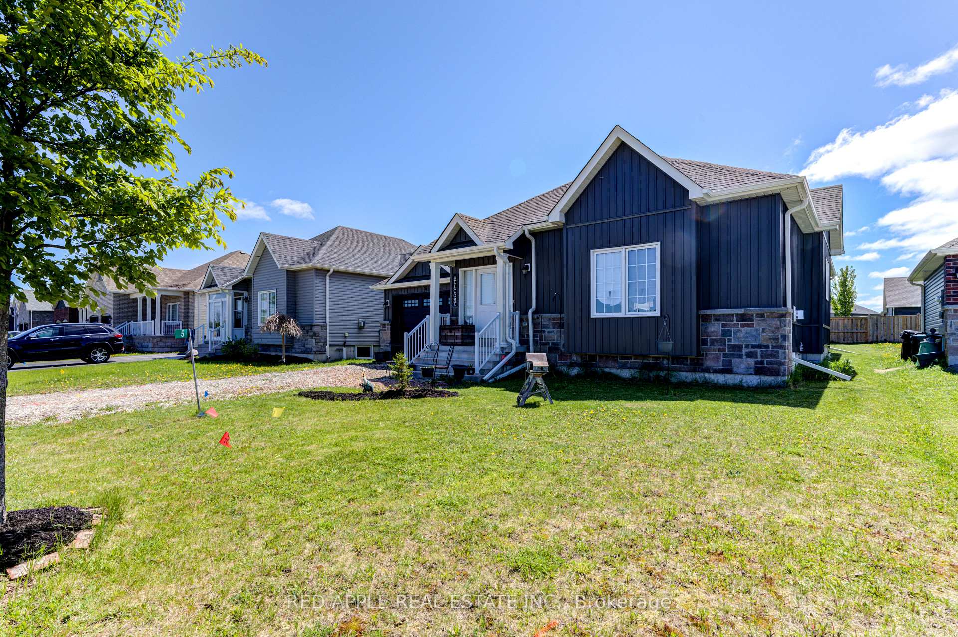 5 Beverly Street, Springwater, ON L0L 1P0