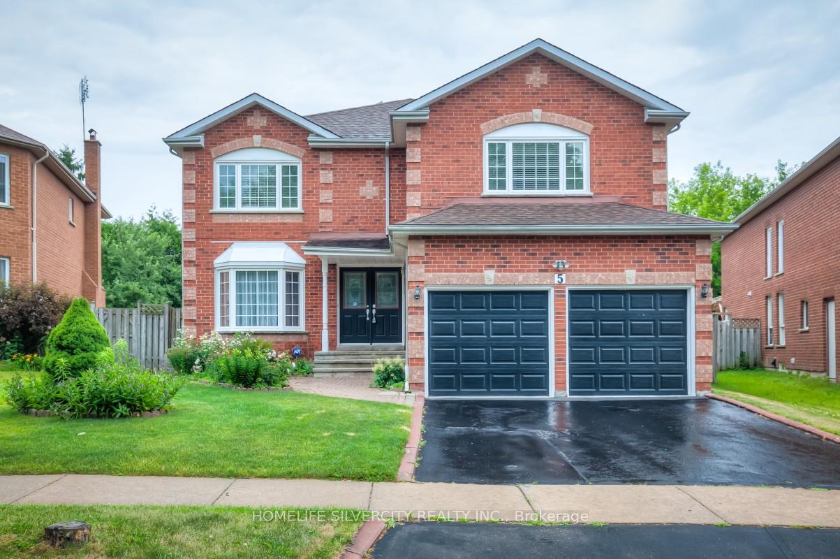 5 Braebrook Drive, Whitby, ON L1R 1V2