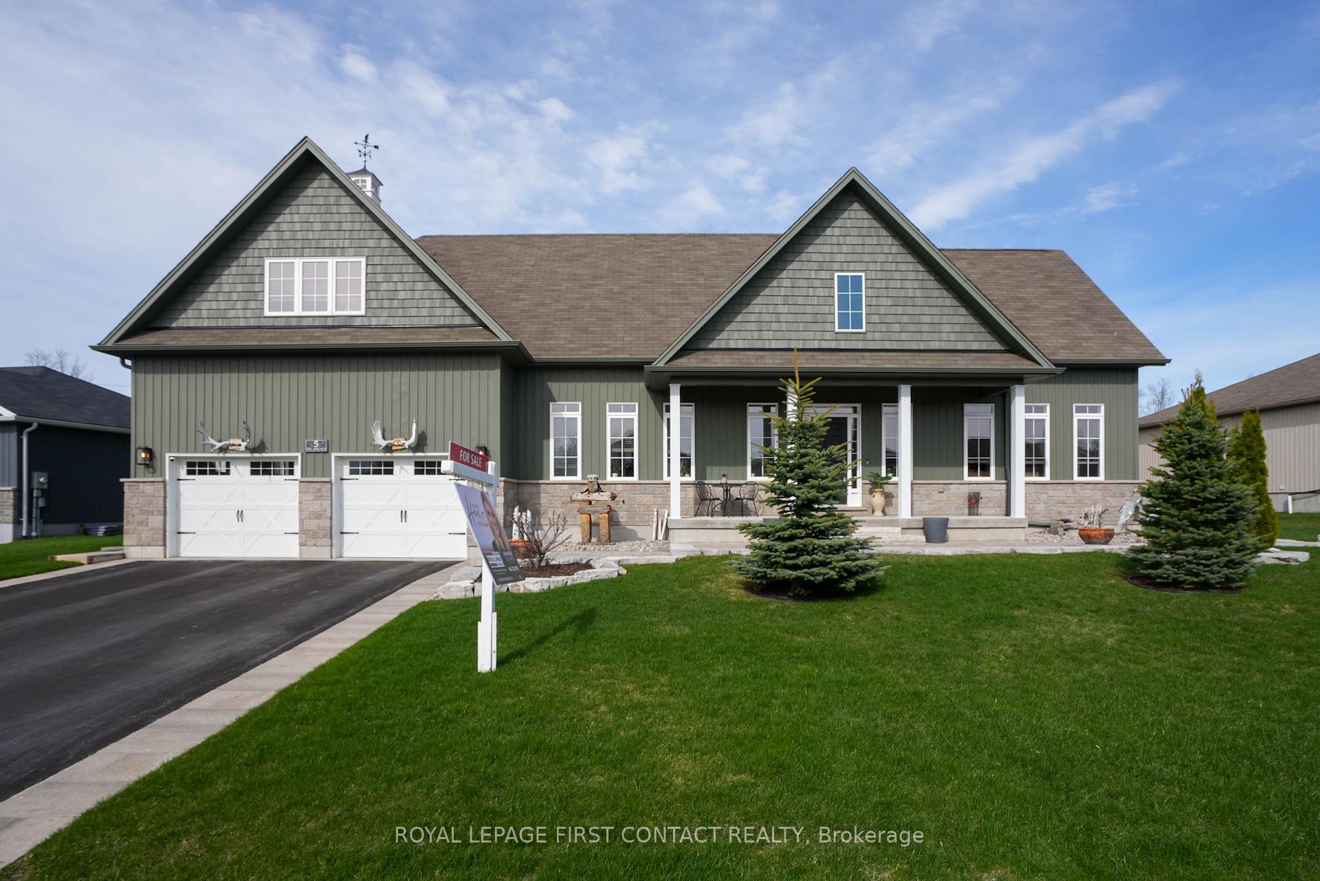 5 Charlie Rawson Boulevard, Tay, ON L0K 2A0