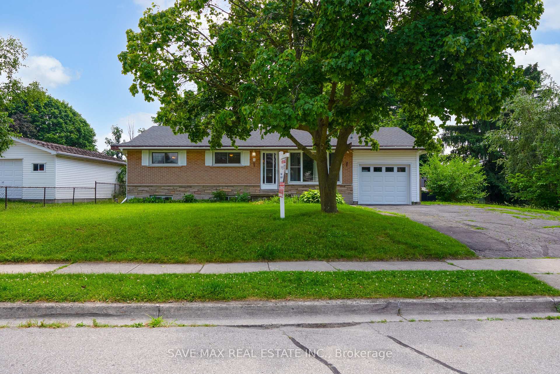 5 Clearview Drive, Cambridge, ON N1S 1B1
