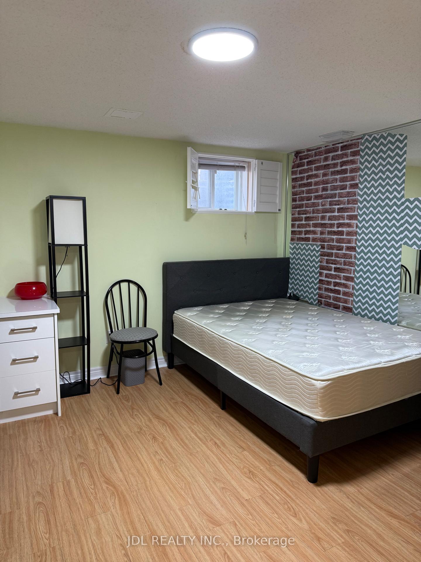 5 English Garden Way, Toronto, ON M2M 4M4