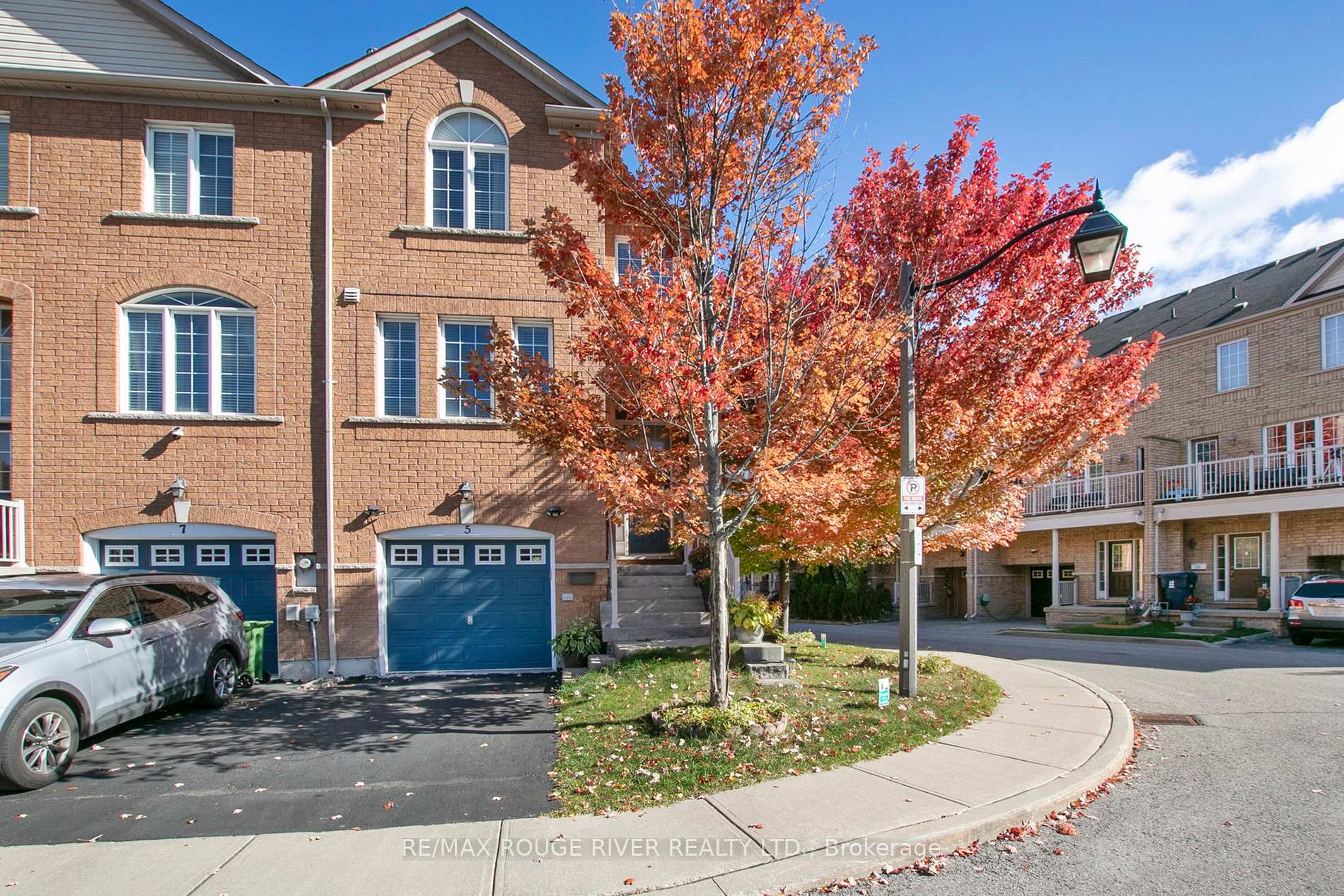5 Ignatius Lane, Toronto, ON M1E 0A2