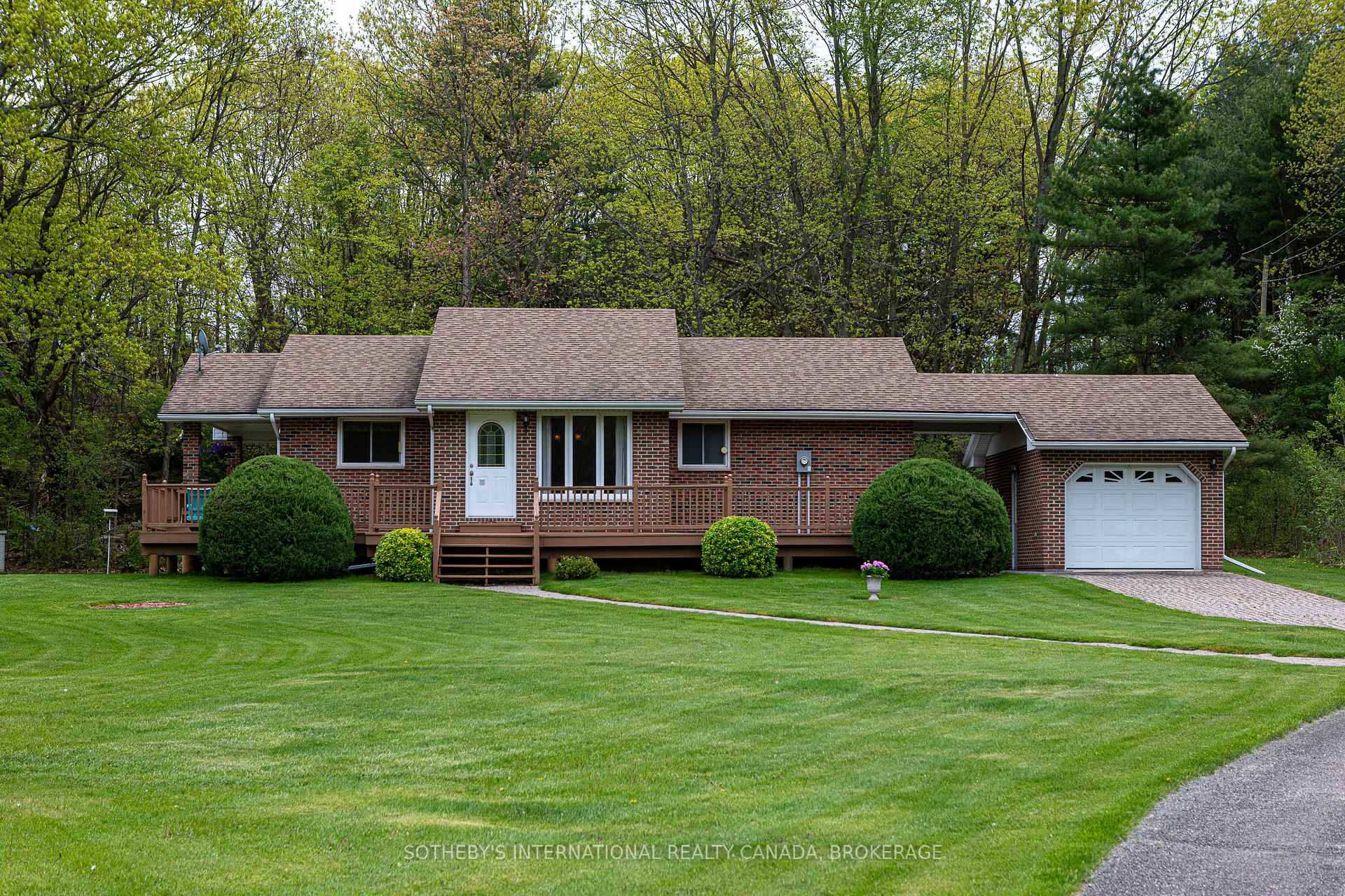 5 Narrows Lane Road, Front of Leeds & Seeleys Bay, ON K0E 1R0