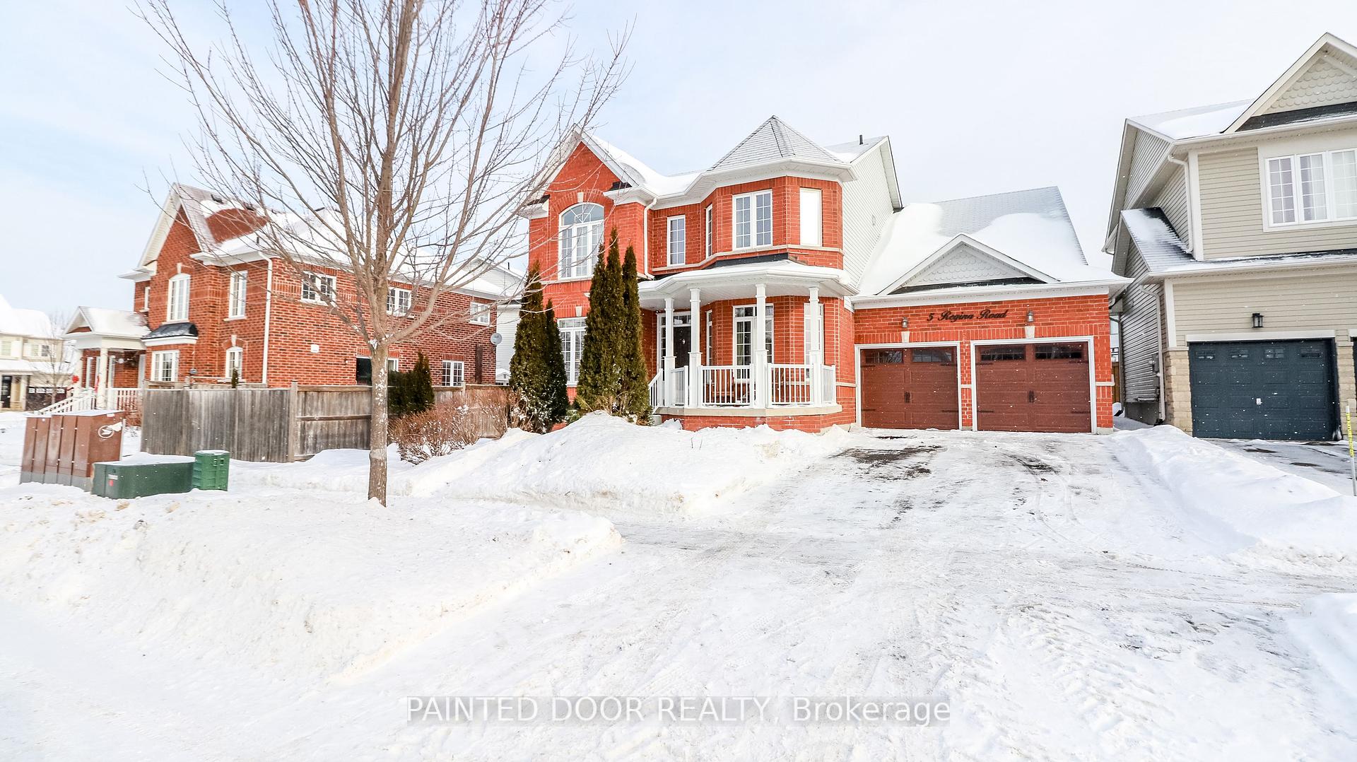 5 Regina Road, Barrie, ON L4M 7J1
