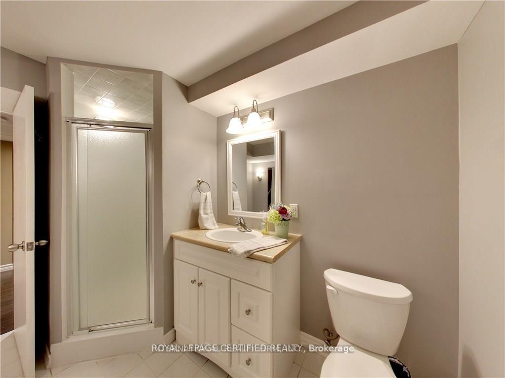 Basement - 5 Regis Court, Hamilton, ON L8E 4M8