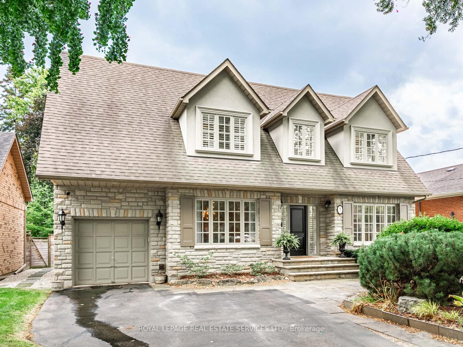 5 Reid Manor, Toronto, ON M8Y 2H8