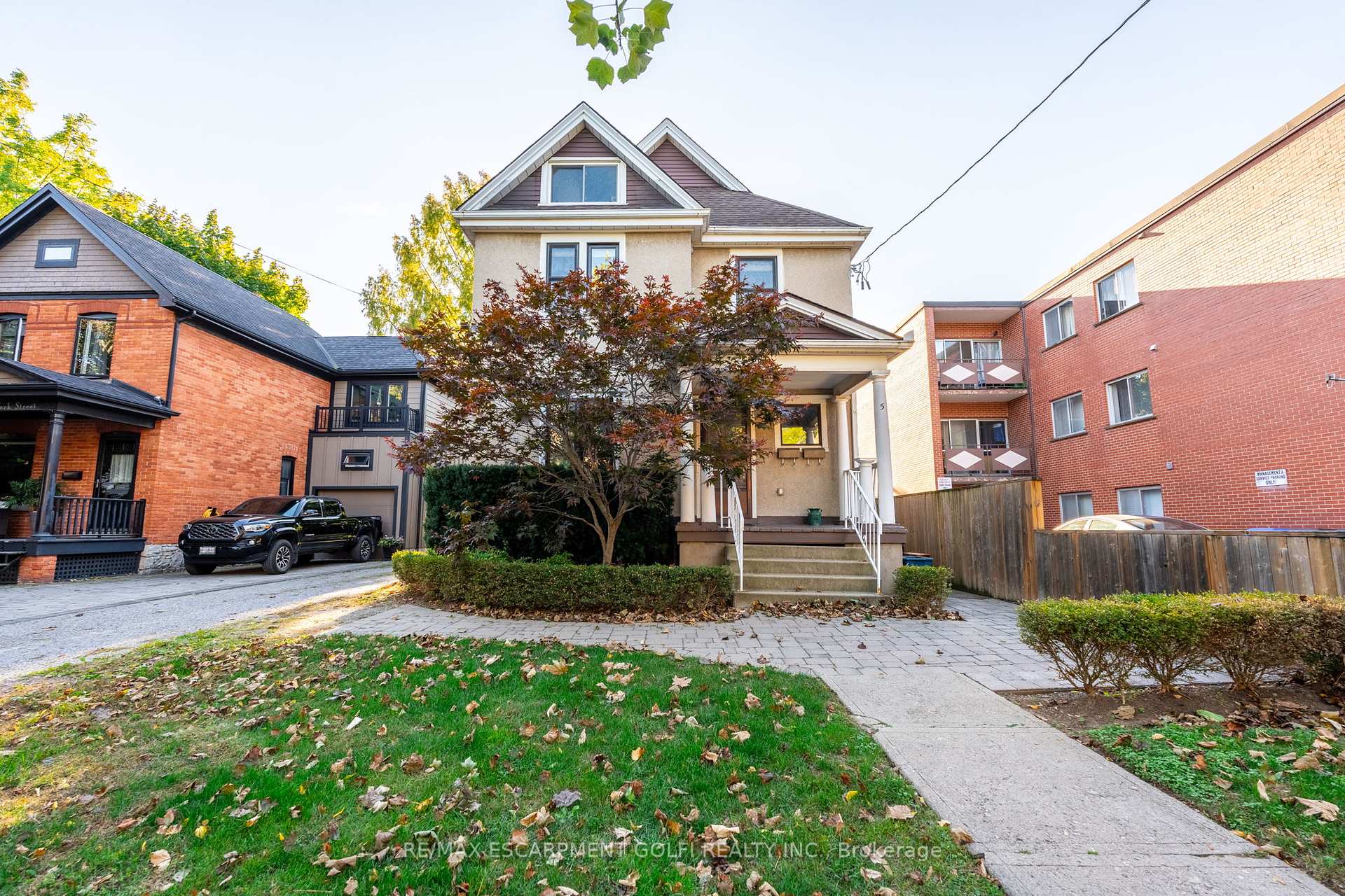 5 York Street, St. Catharines, ON L2R 6B7