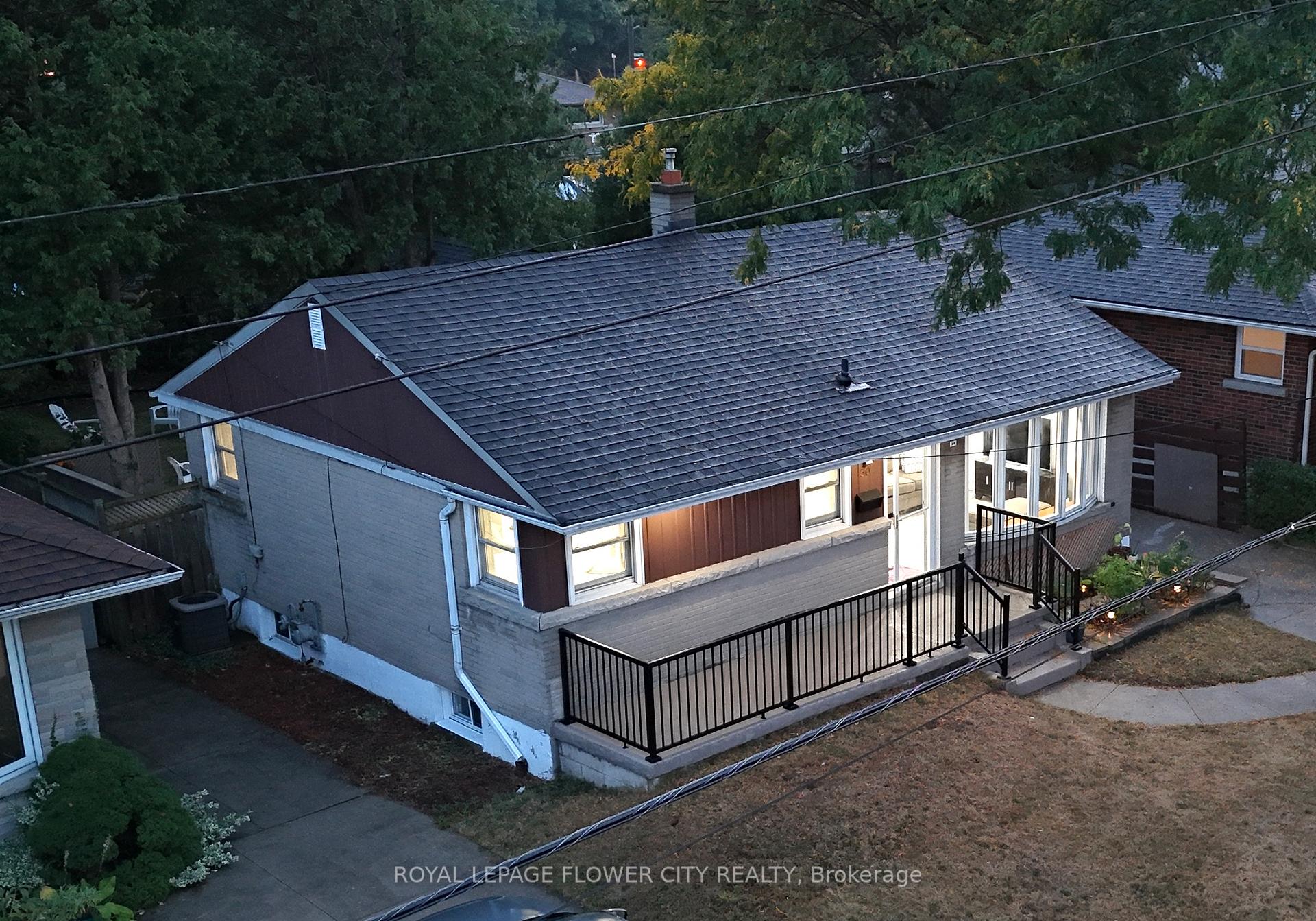 50 Beacon Avenue, Hamilton, ON L8T 2N5