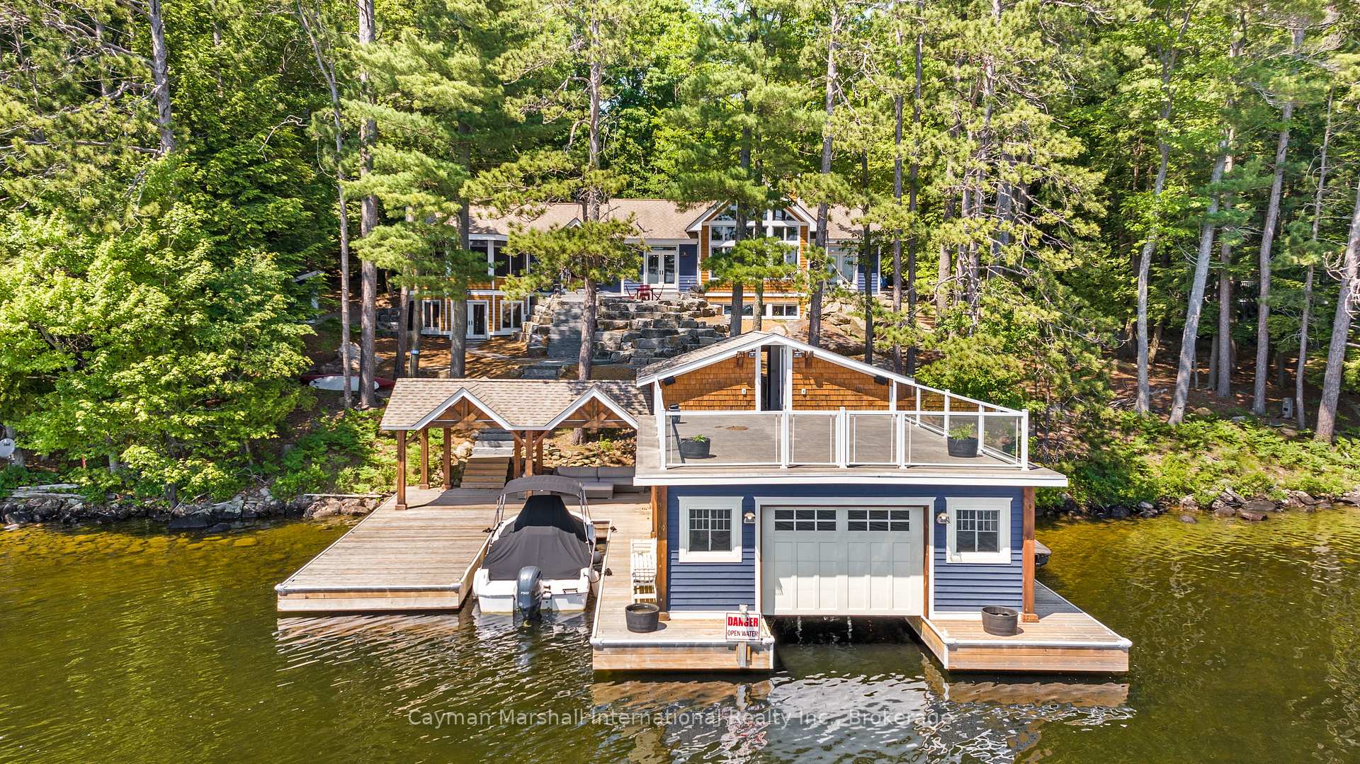 50 BIGWIN Island, Lake of Bays, ON P0B 1A0