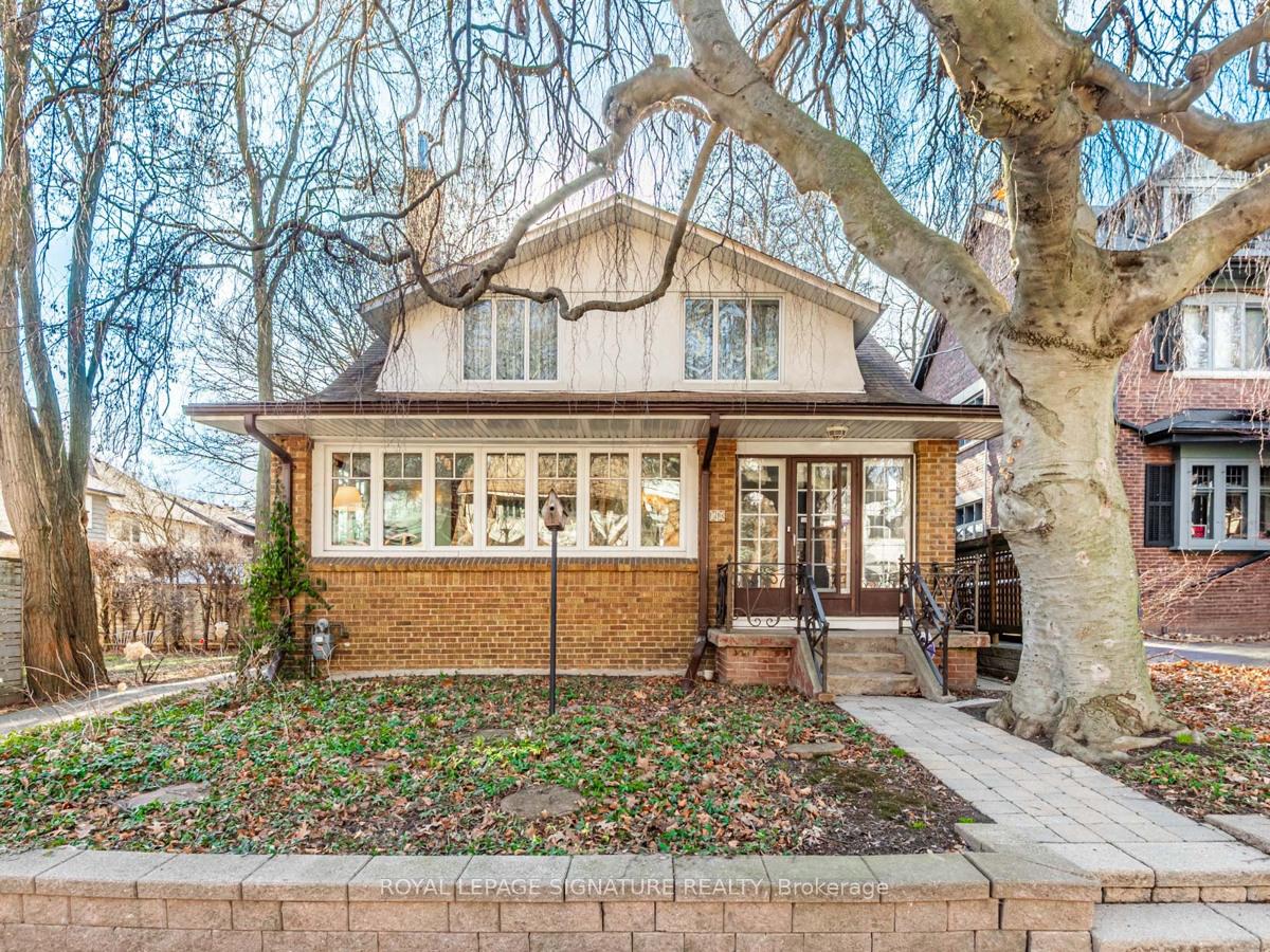 50 Braemore Gardens, Toronto, ON M6G 2C8