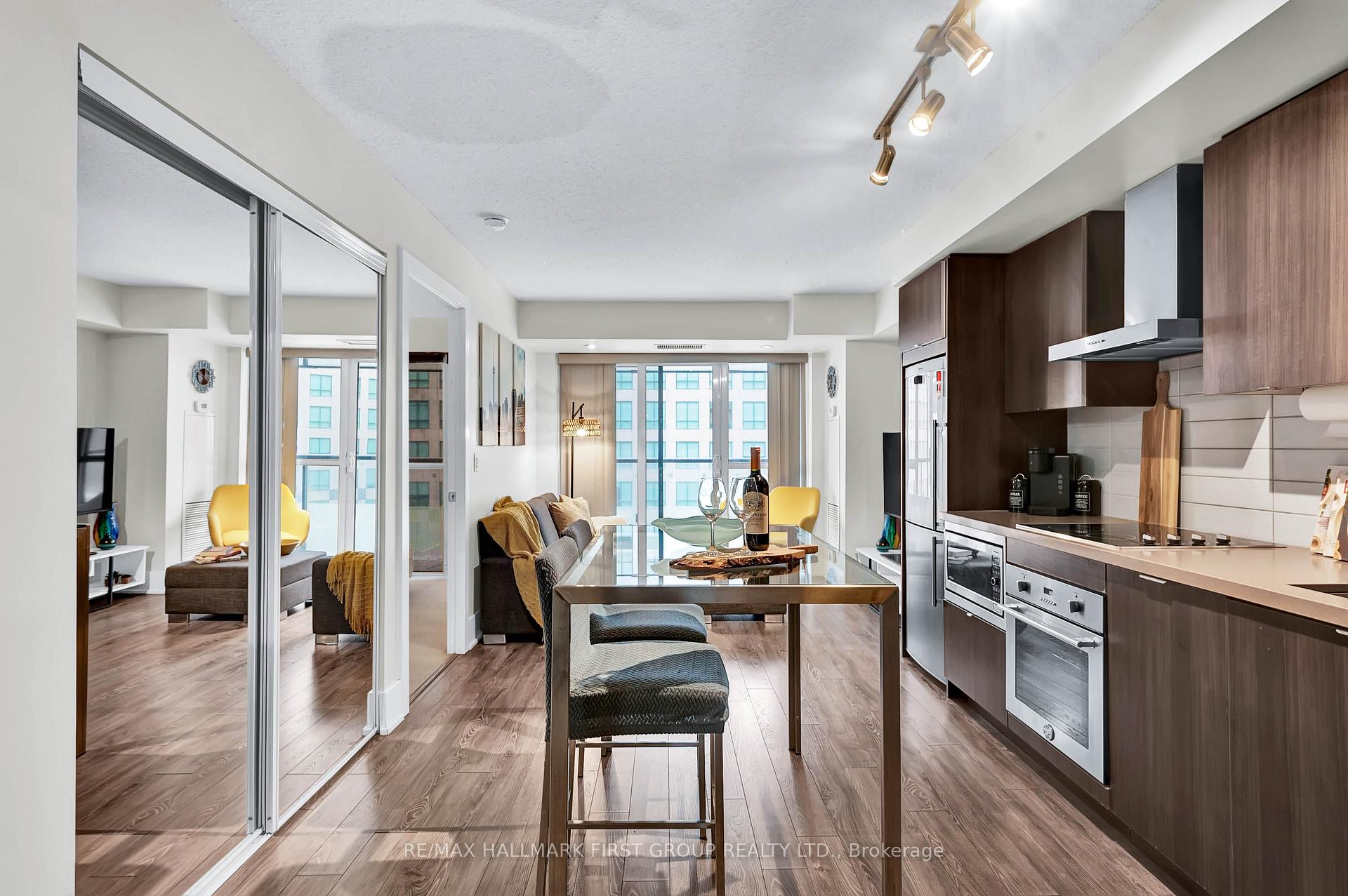 501 - 300 Front Street W, Toronto, ON M5V 0E9