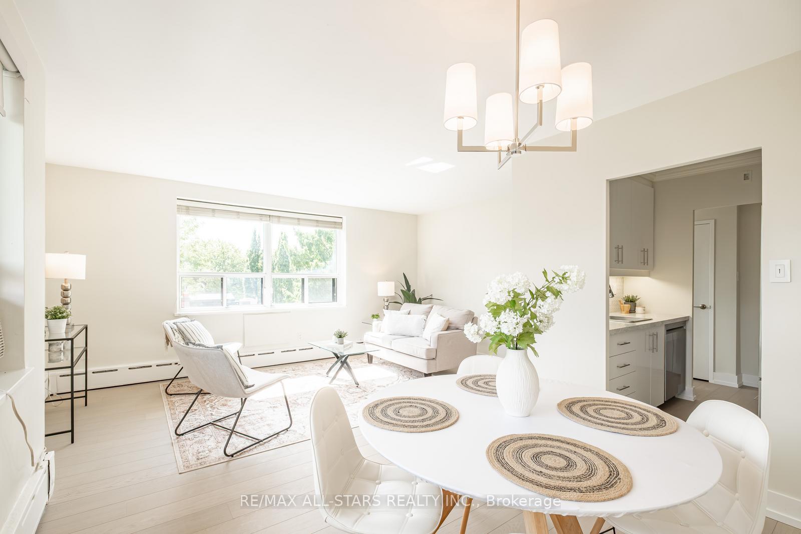 501 - 78 Warren Road, Toronto, ON M4V 2R6