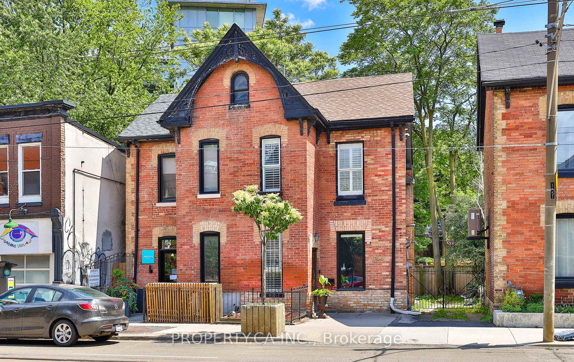 Main - 501 Queen Street E, Toronto, ON M5A 1V1