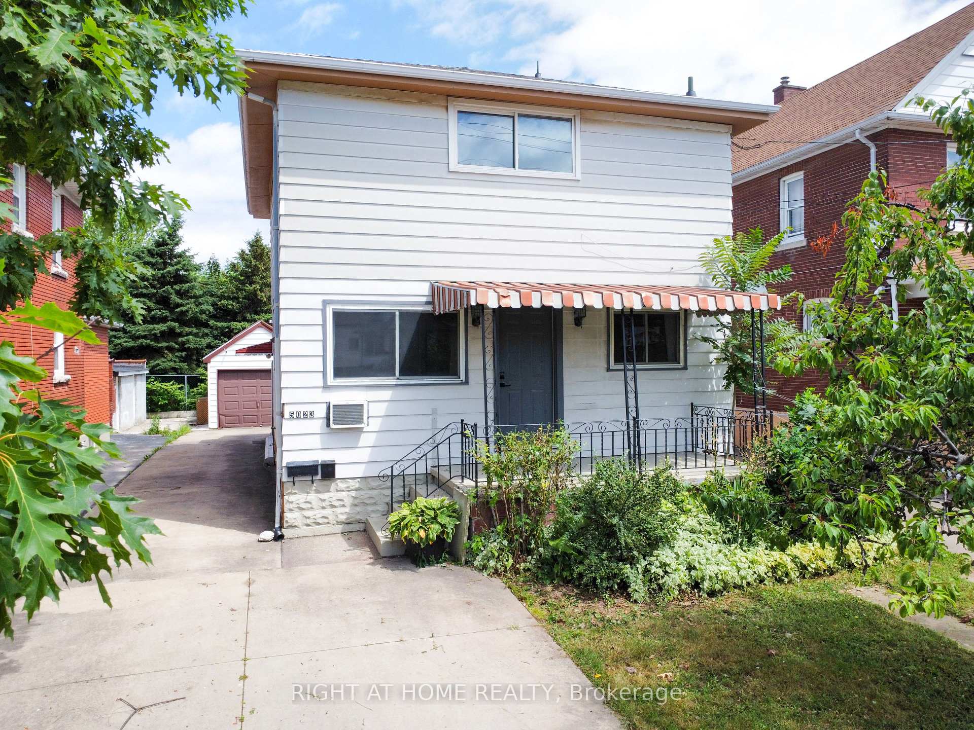 5023 Kitchener Street, Niagara Falls, ON L2G 1A9