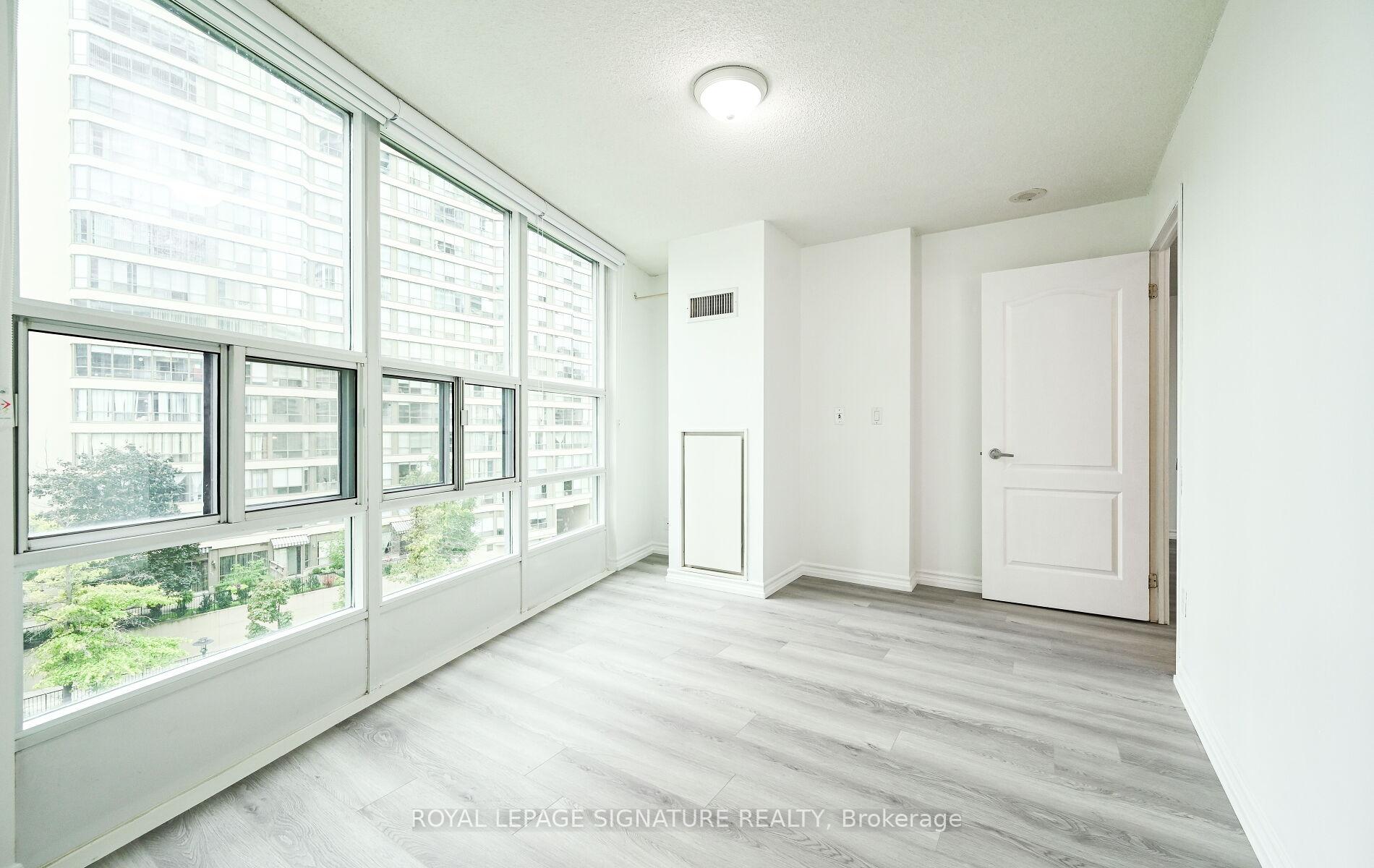 503 - 33 Elm Drive, Mississauga, ON L5B 4L2