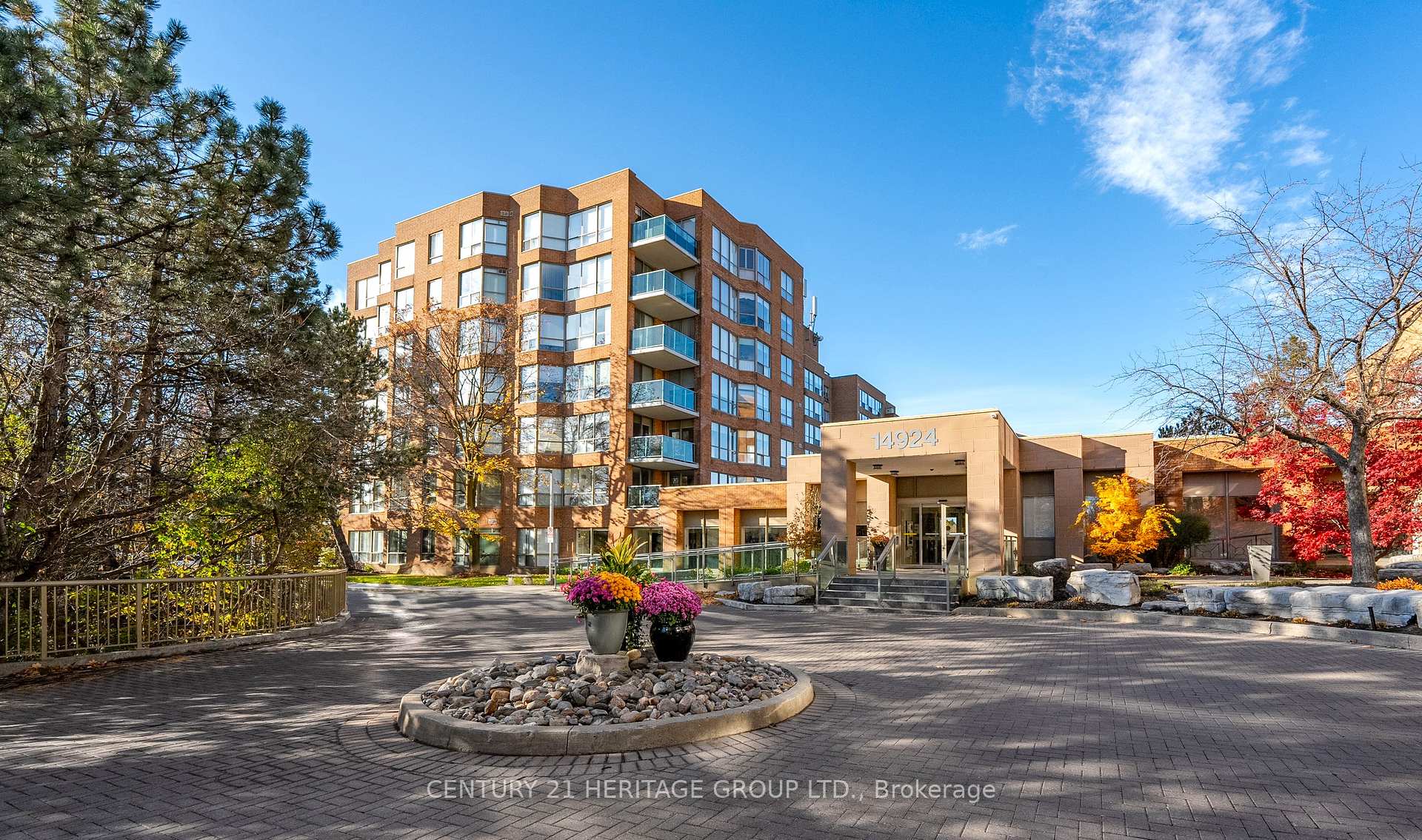 504 - 14924 Yonge Street, Aurora, ON L4G 6H7
