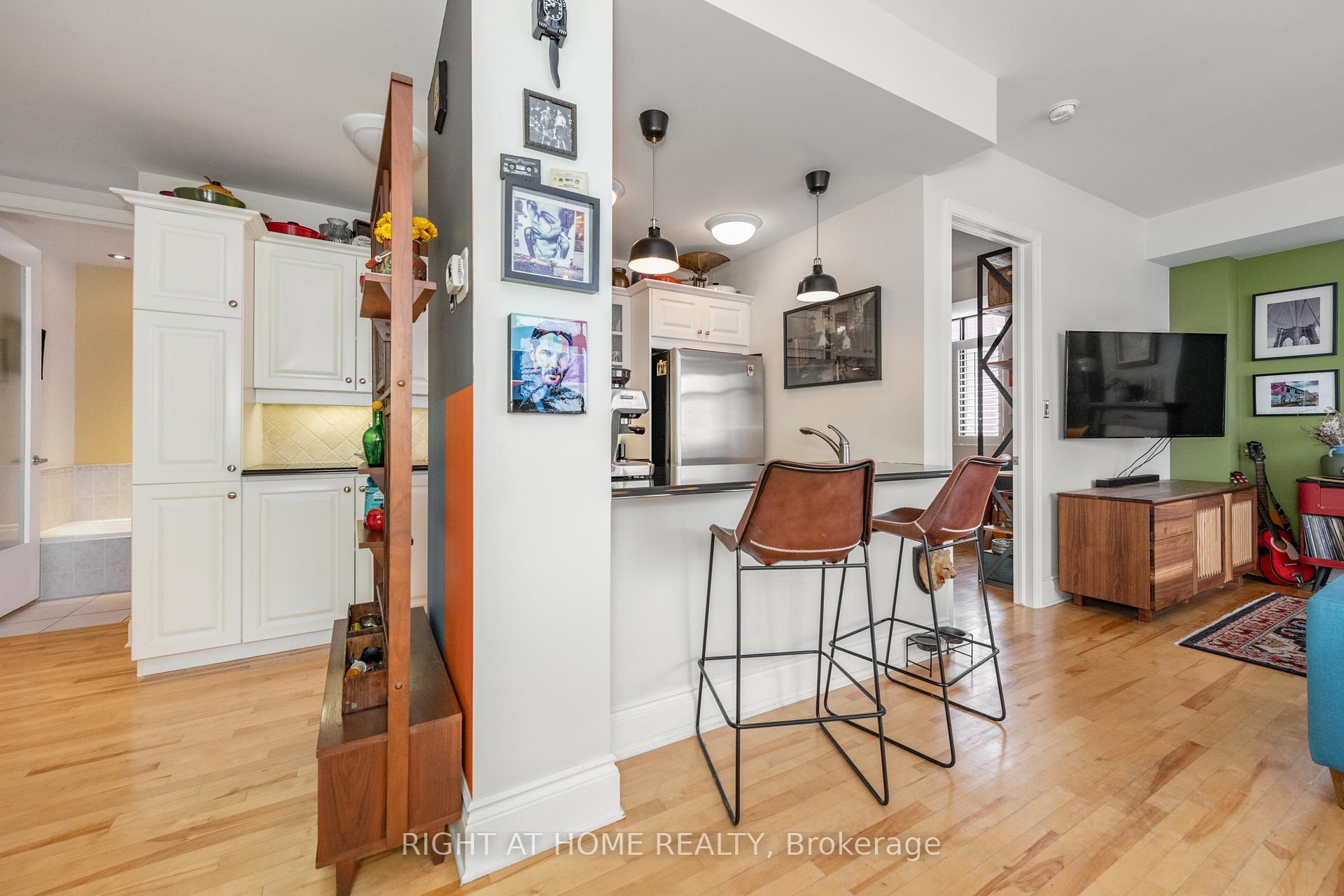 504 - 364 Cooper Street, Ottawa Centre, ON K2P 2P3