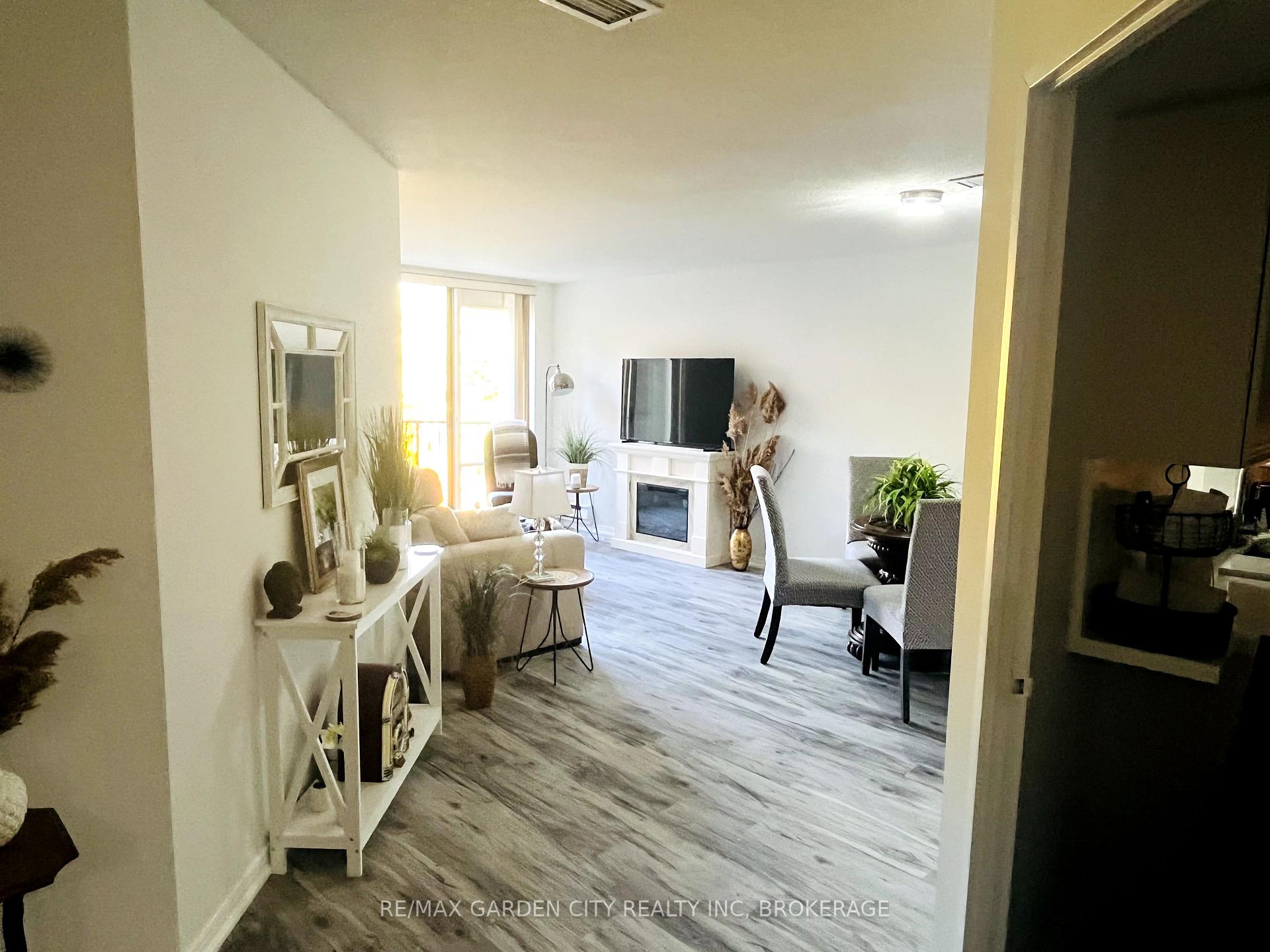 504 - 8111 Forest Glen Drive, Niagara Falls, ON L2H 2Y7