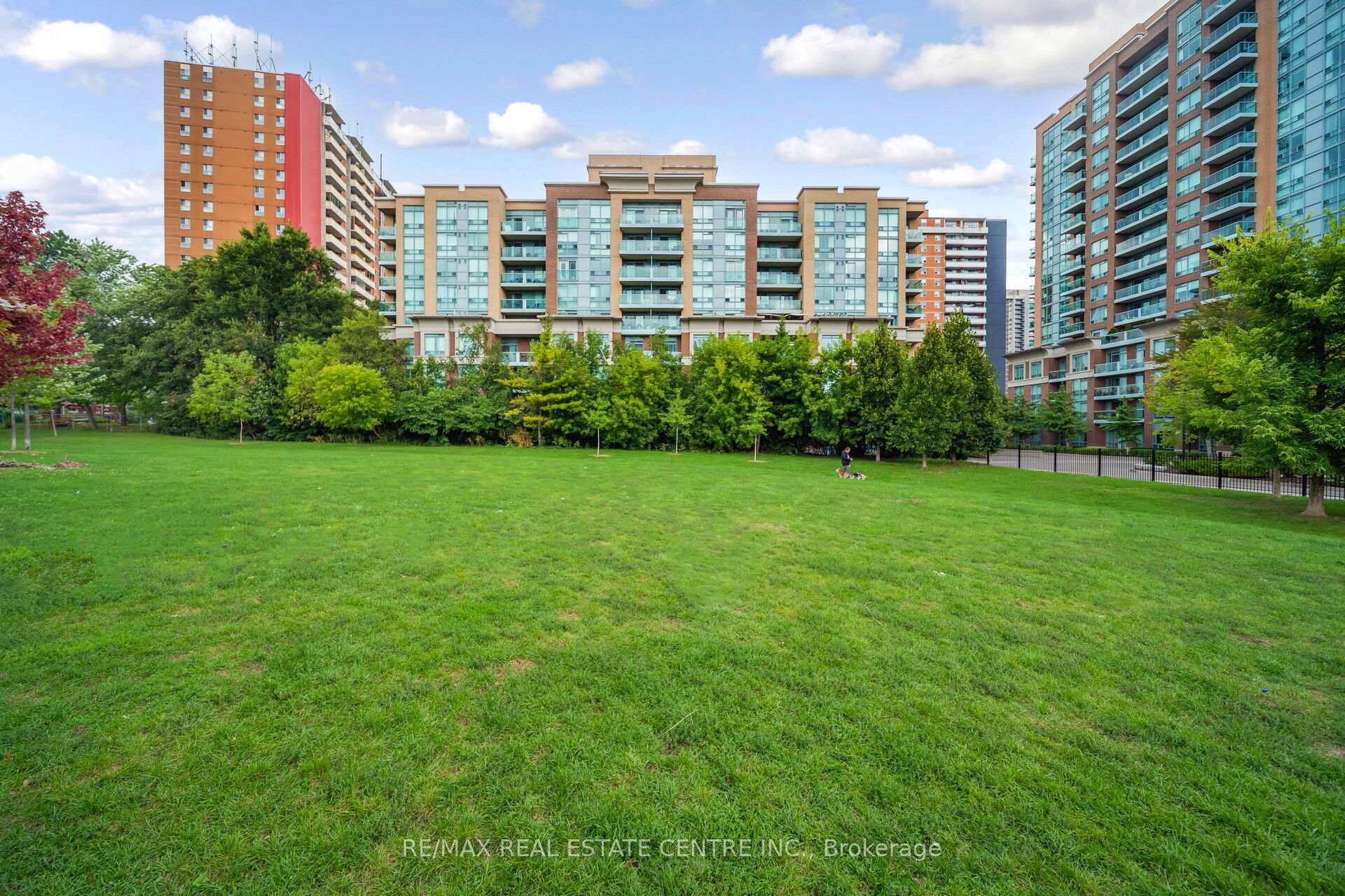 505 - 17 Michael Power Place, Toronto, ON M9A 5G5