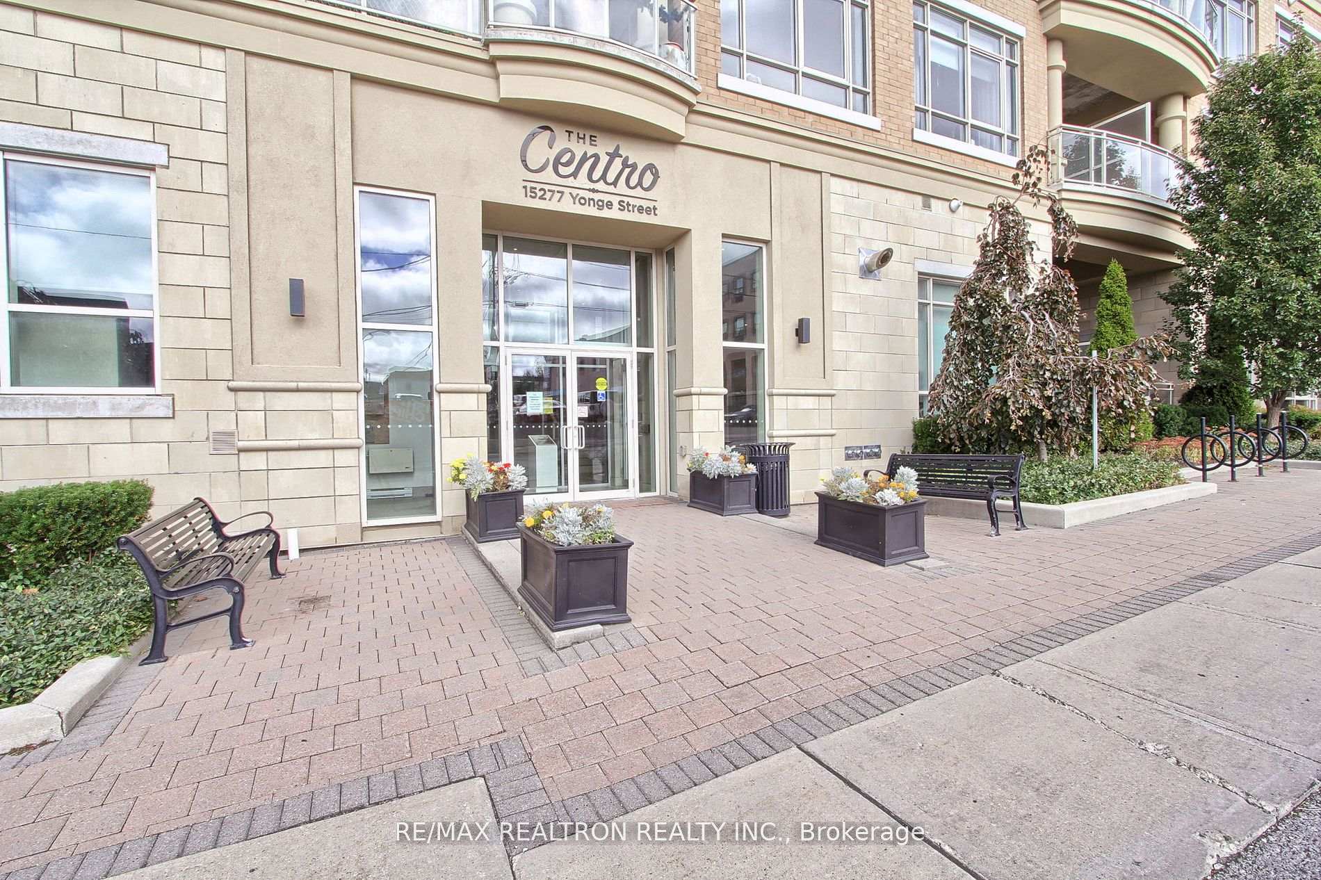 506 - 15277 Yonge Street, Aurora, ON L4C 1Y3