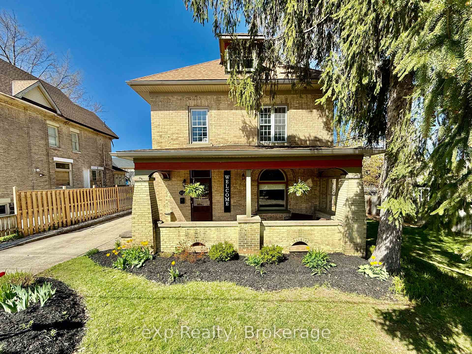 506 9TH Avenue, Hanover, ON N4N 2M3