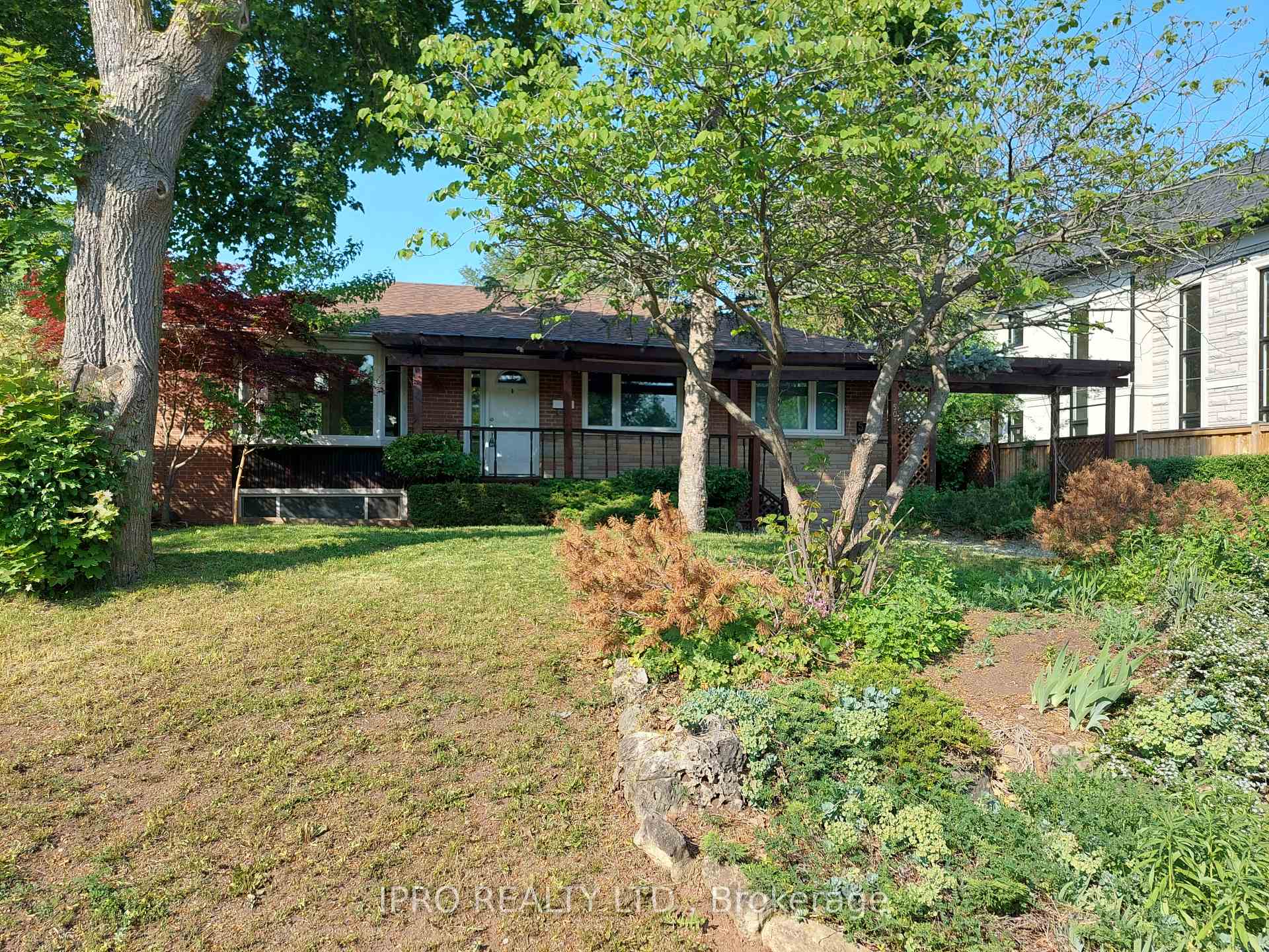 507 Trudale Court, Oakville, ON L6L 4G9