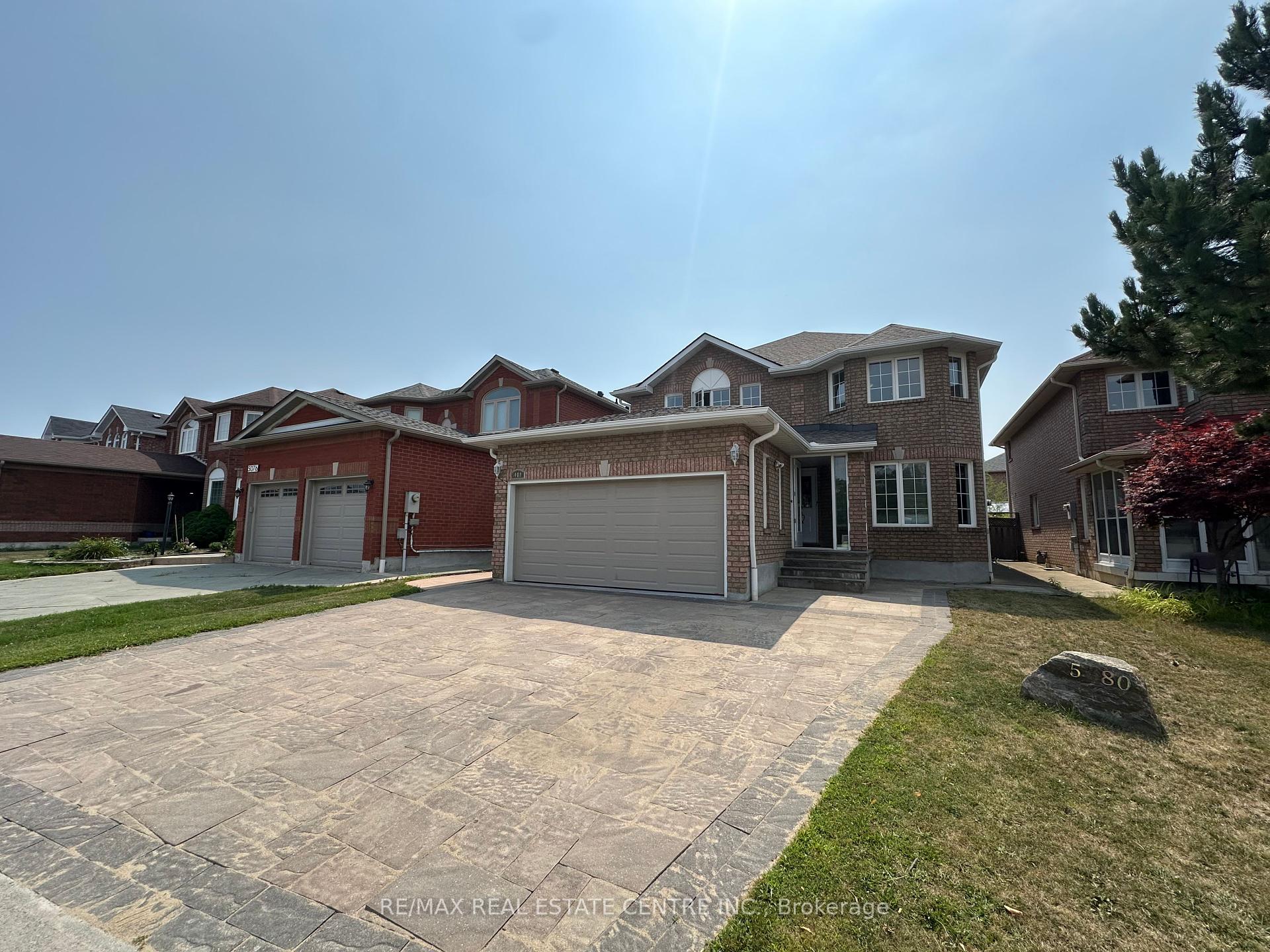 5080 Fallingbrook Drive, Mississauga, ON L5V 1S7