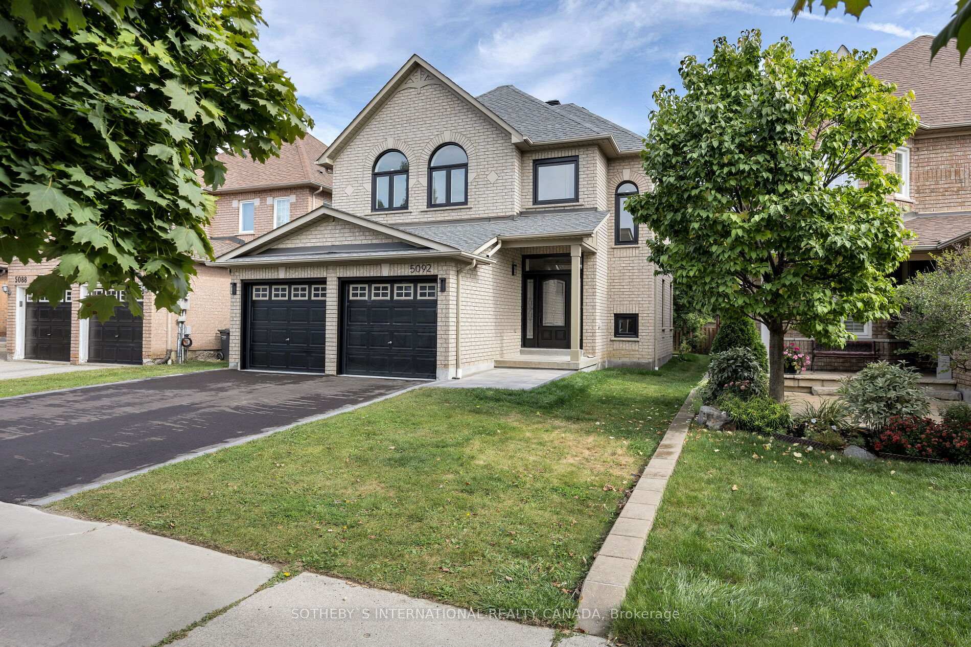 5092 Forestwalk Circle, Mississauga, ON L4Z 4A2