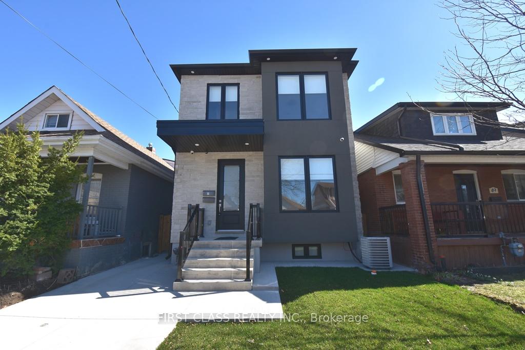 4 - 51 Craydon Avenue, Toronto, ON M6M 2C8