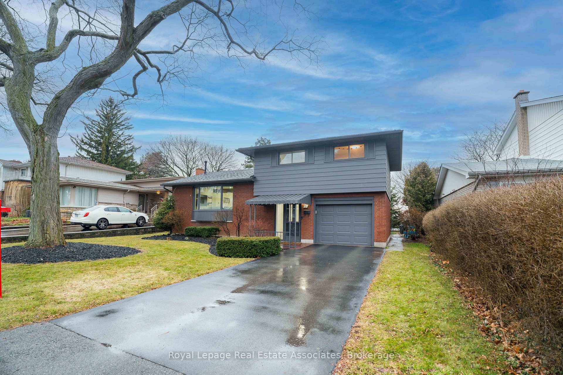 51 Delmar Drive, Hamilton, ON L9C 1J2