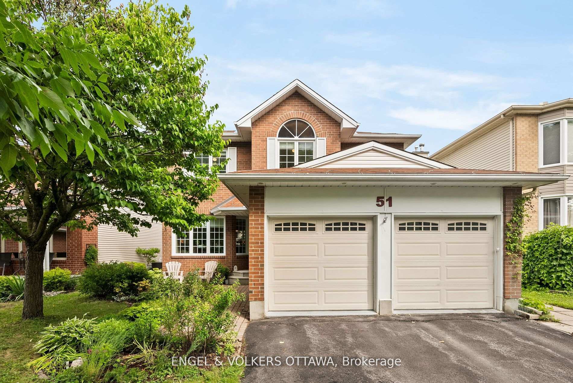 51 Emerald Meadows Drive, Kanata, ON K2M 2L5