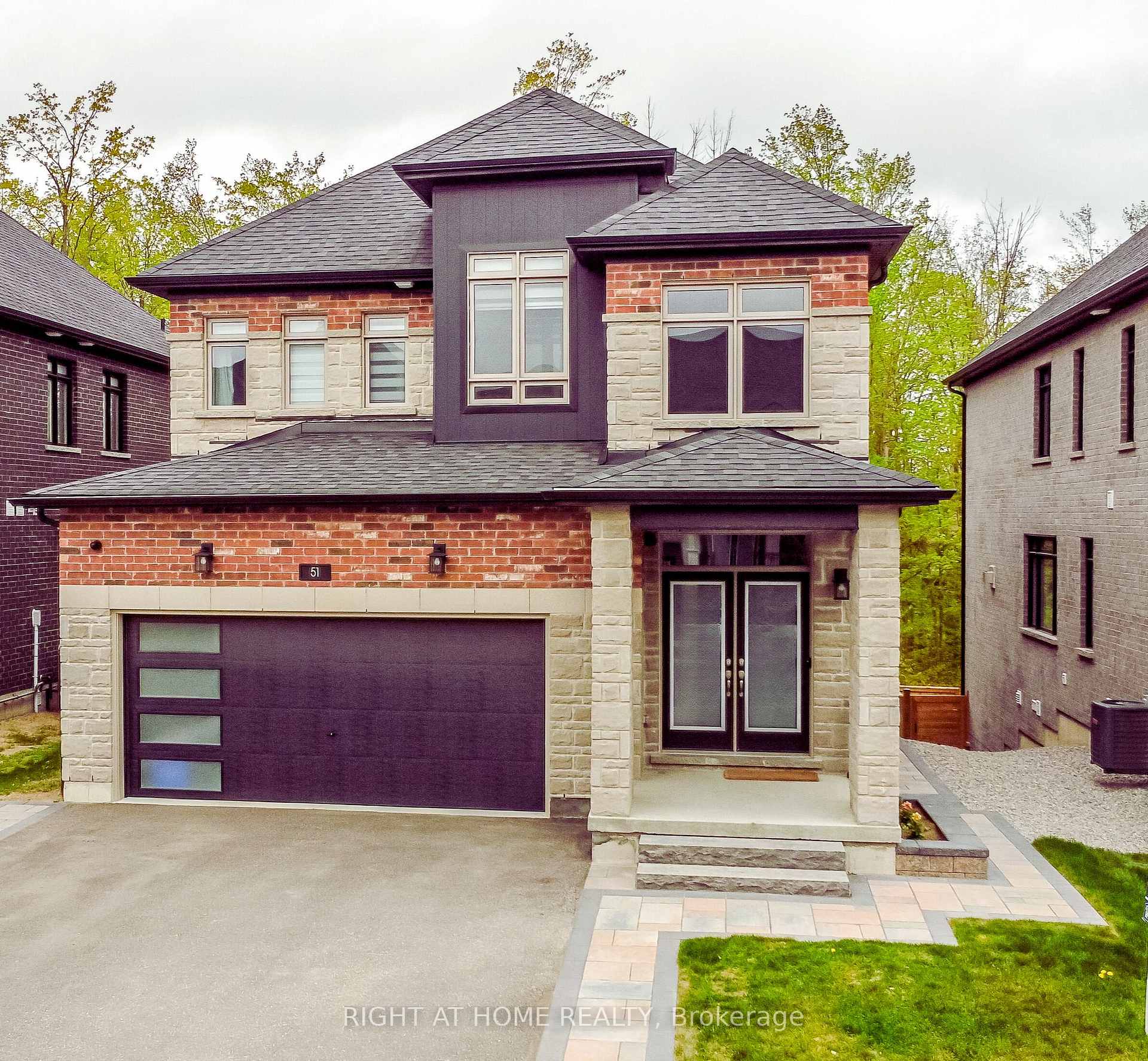 51 Franklin Trail, Barrie, ON L9J 0J1