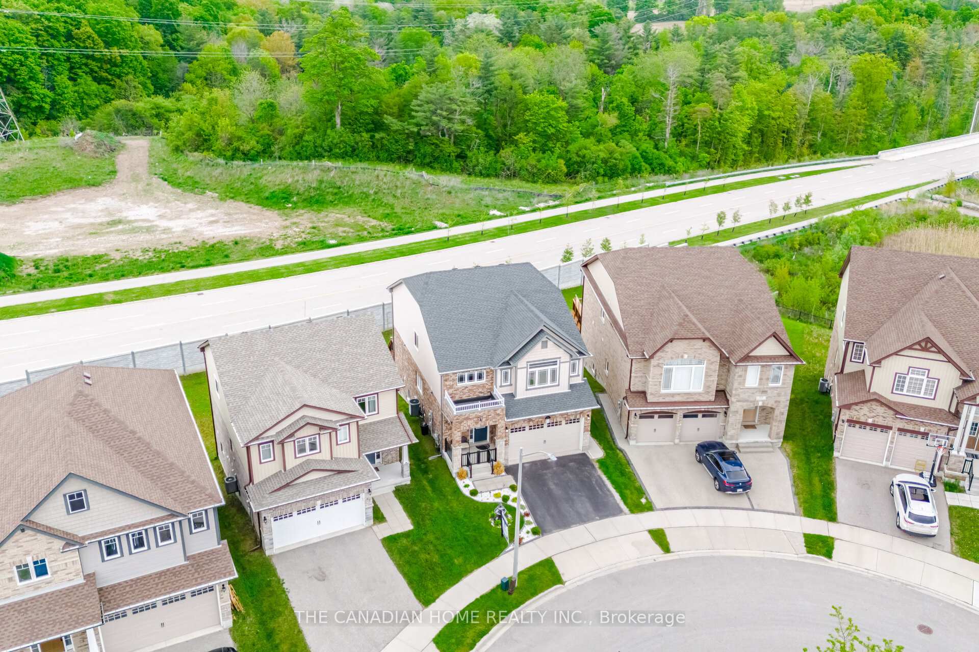 51 Newcastle Court, Kitchener, ON N2R 0G7