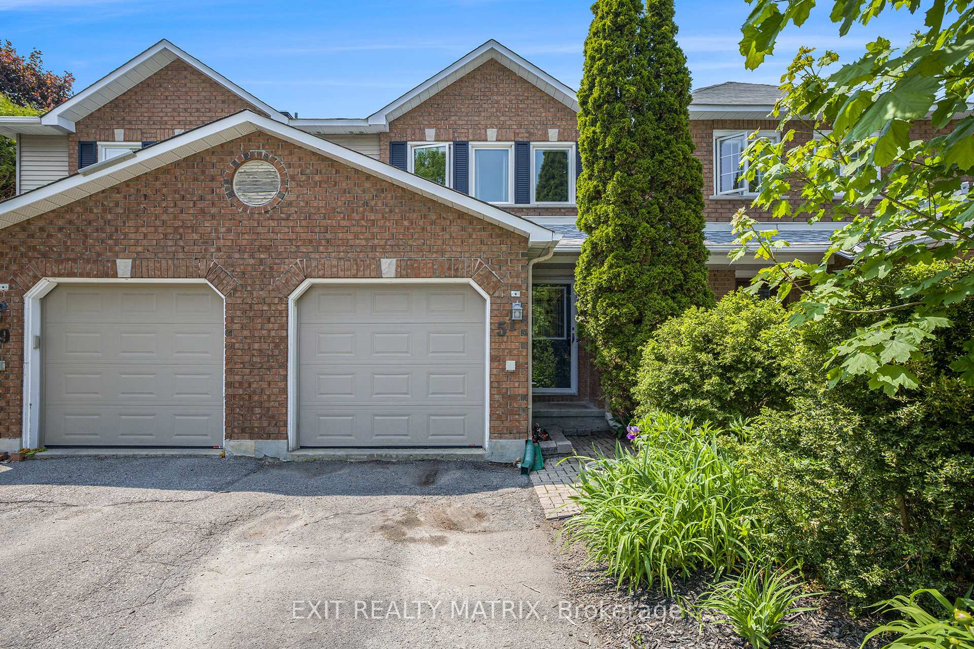 51 Peterson Place, Kanata, ON K2L 4A8