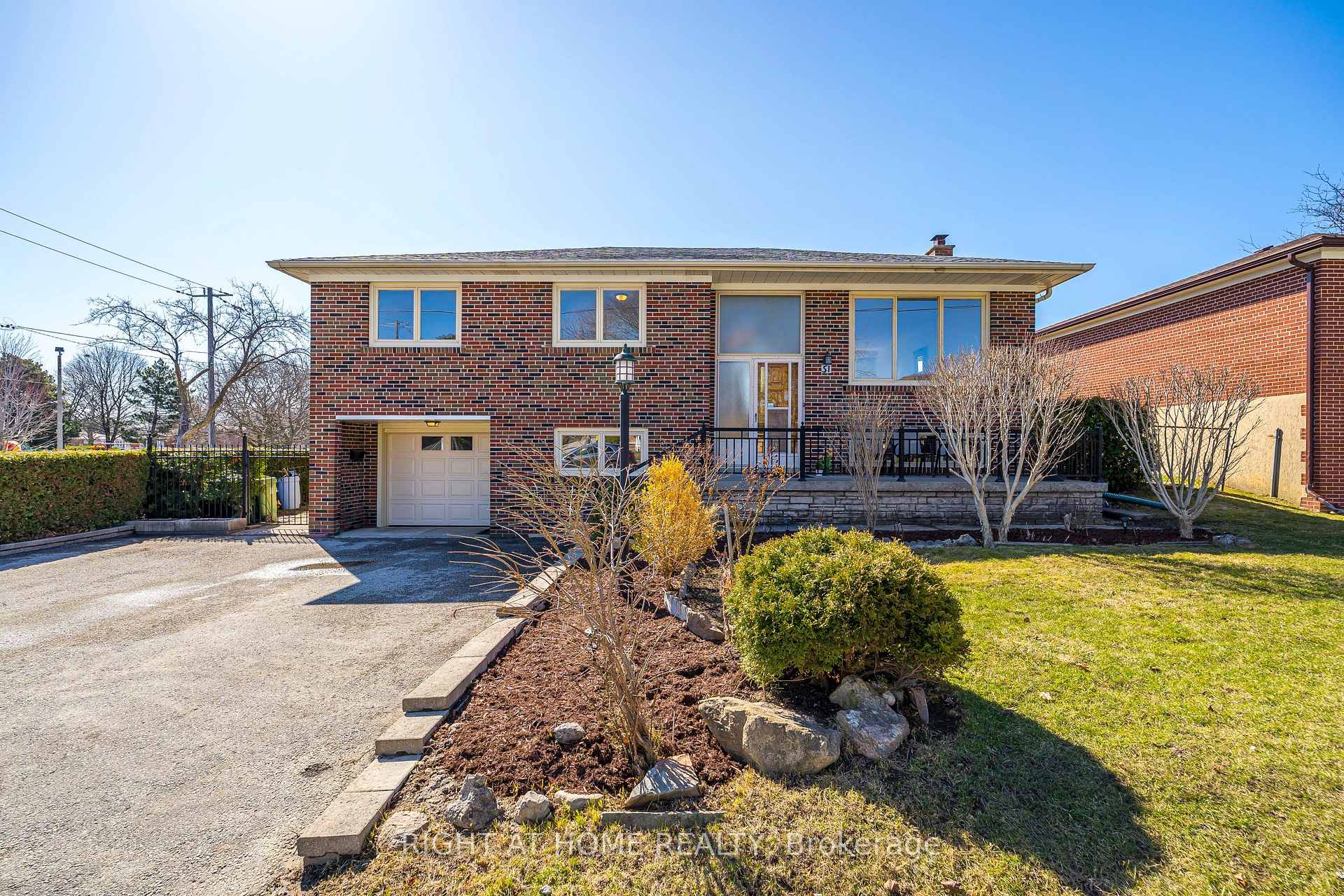 51 Pleasant View Drive, Toronto, ON M2J 3P7